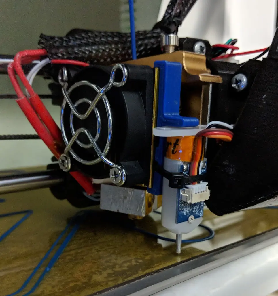 Free 3D Printer Parts STL Download - MK8 BlTouch clipby SMT_M 🦊