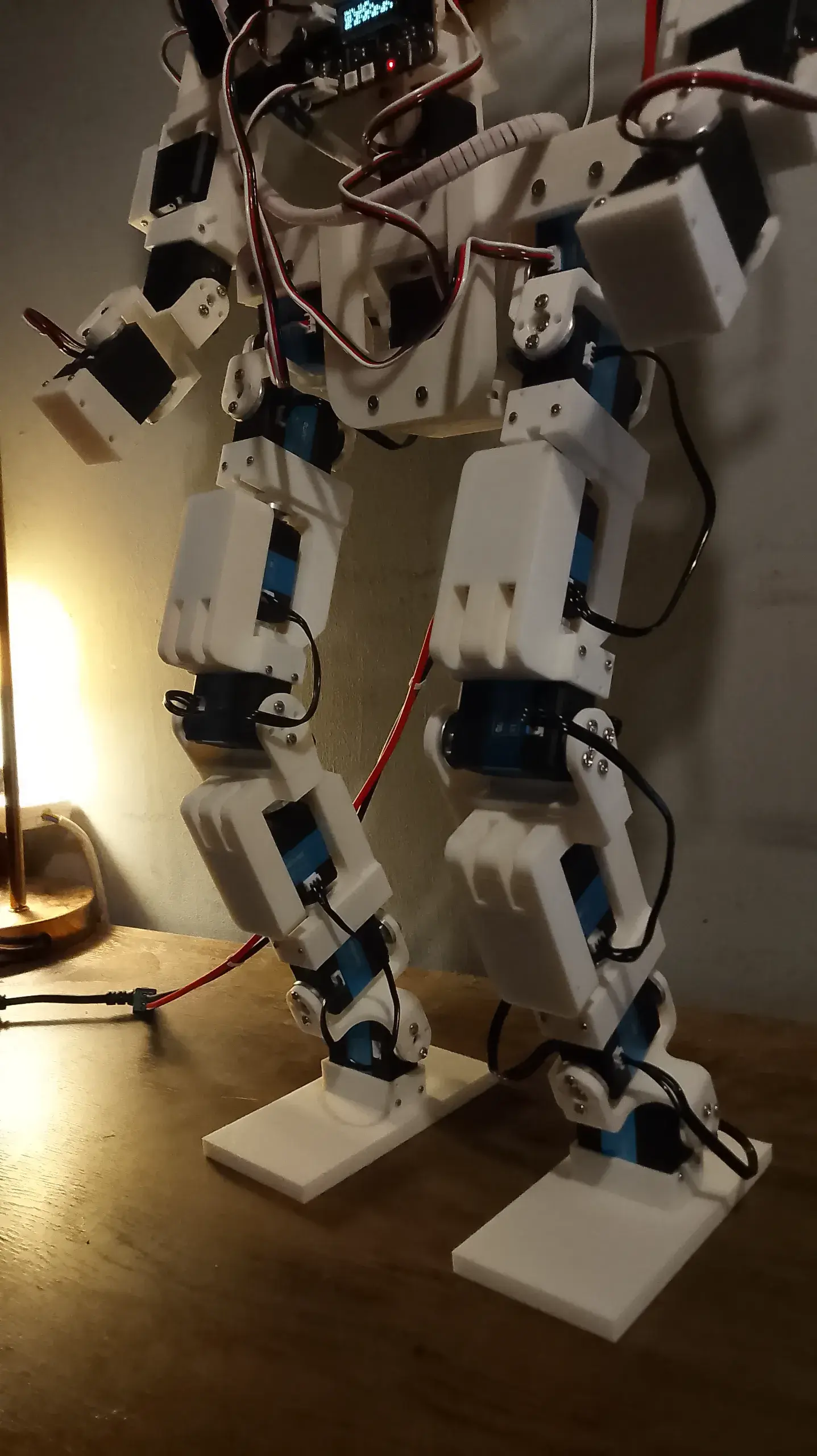 Robots & Mechs STL Download - Wireless Humanoid Robot - Full body ...