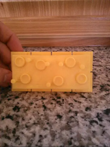 Construction Toys STL Descarga - mesa 2x4 con tazas y cuencos - 3D Falcon