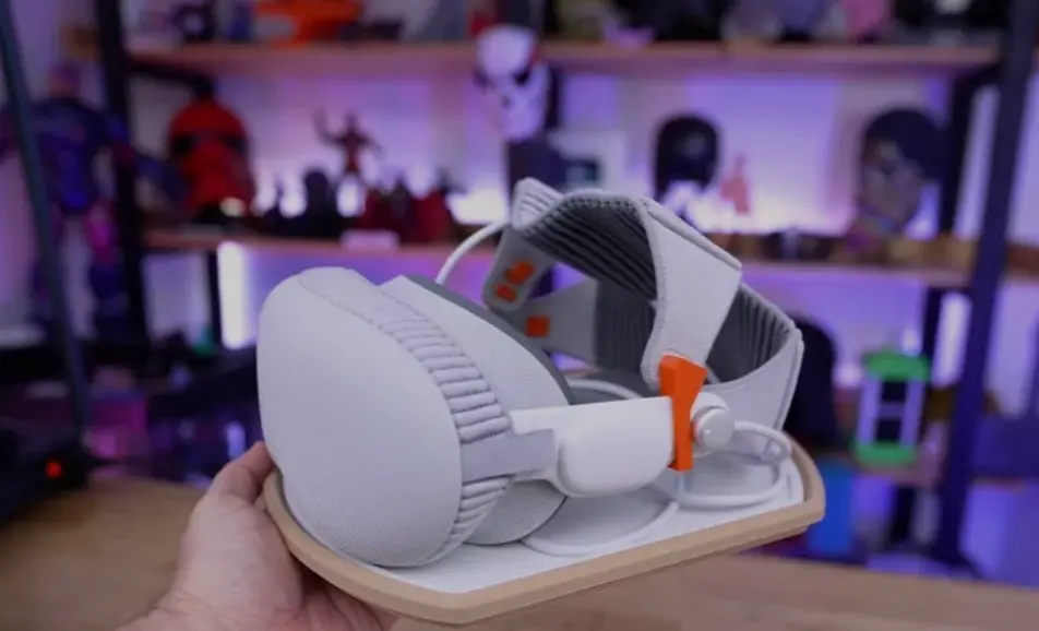 Free Other STL Download - Apple Vision Pro Standby Family