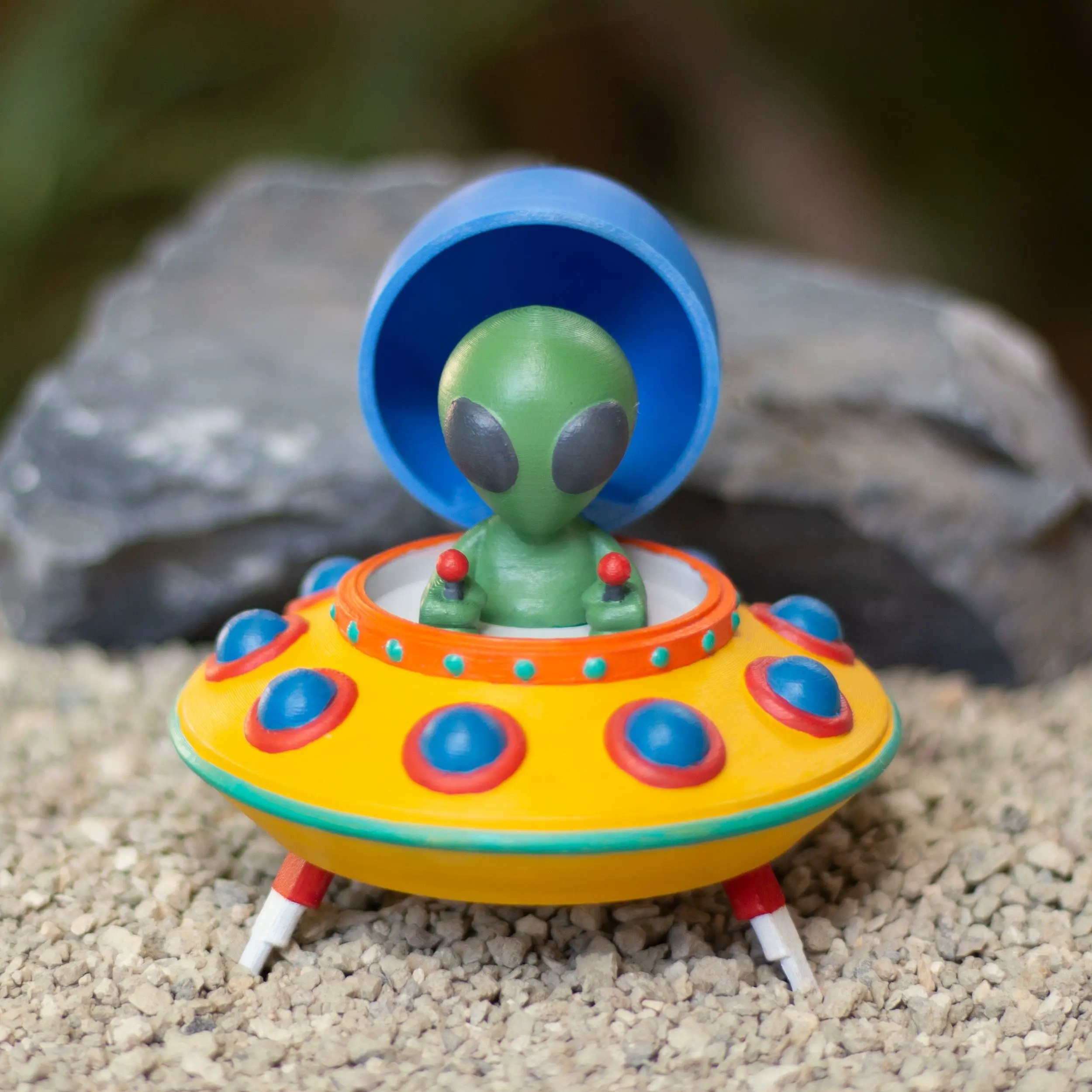 Other STL Download - FLYING SAUCER WITH ALIENby ROGI STUDIOS