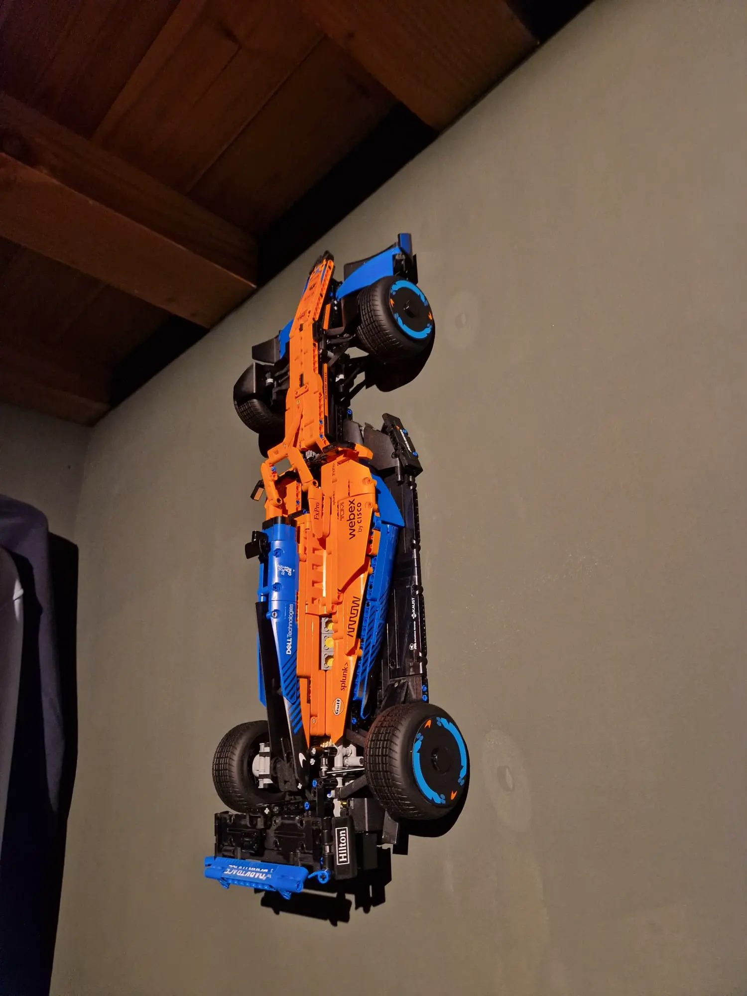 Free Game Props STL Download - F1 car walmountby Ralfmakes