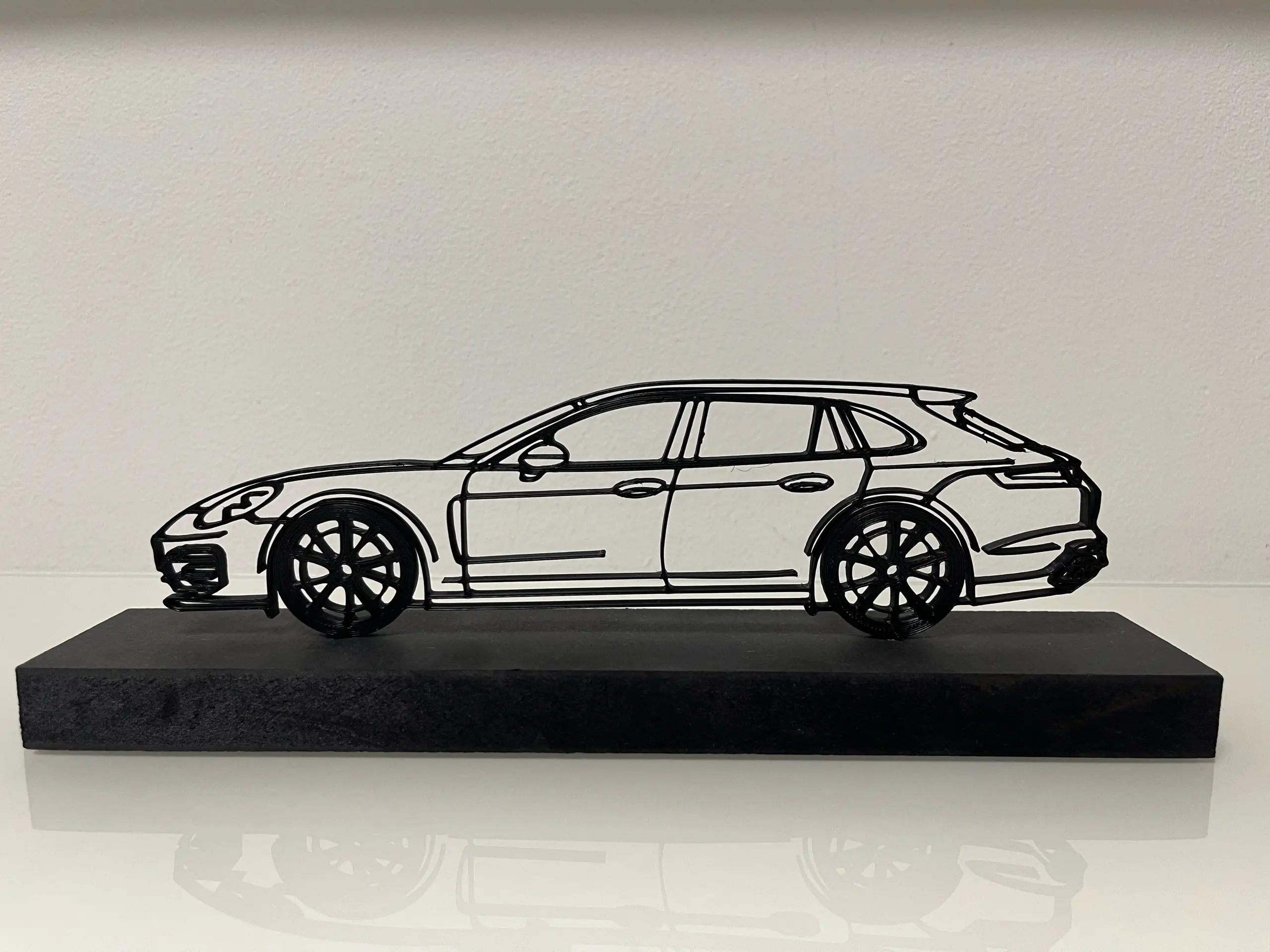 Vehicles & Machinery STL Descarga - Outline Porsche Panamera sport ...