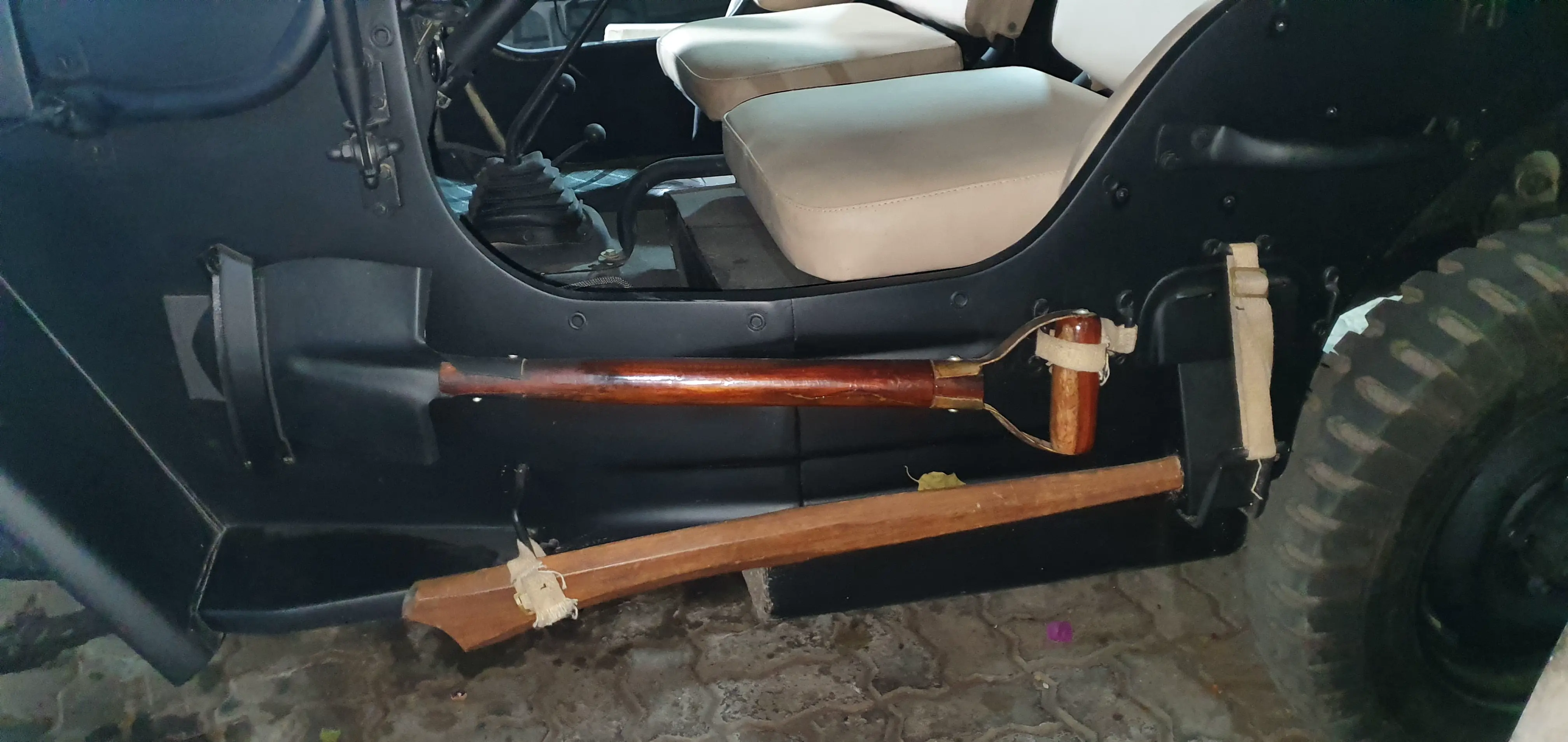 Education STL Download - Willys Jeep Axe Shovel and Keychainby AsifAlarakhia