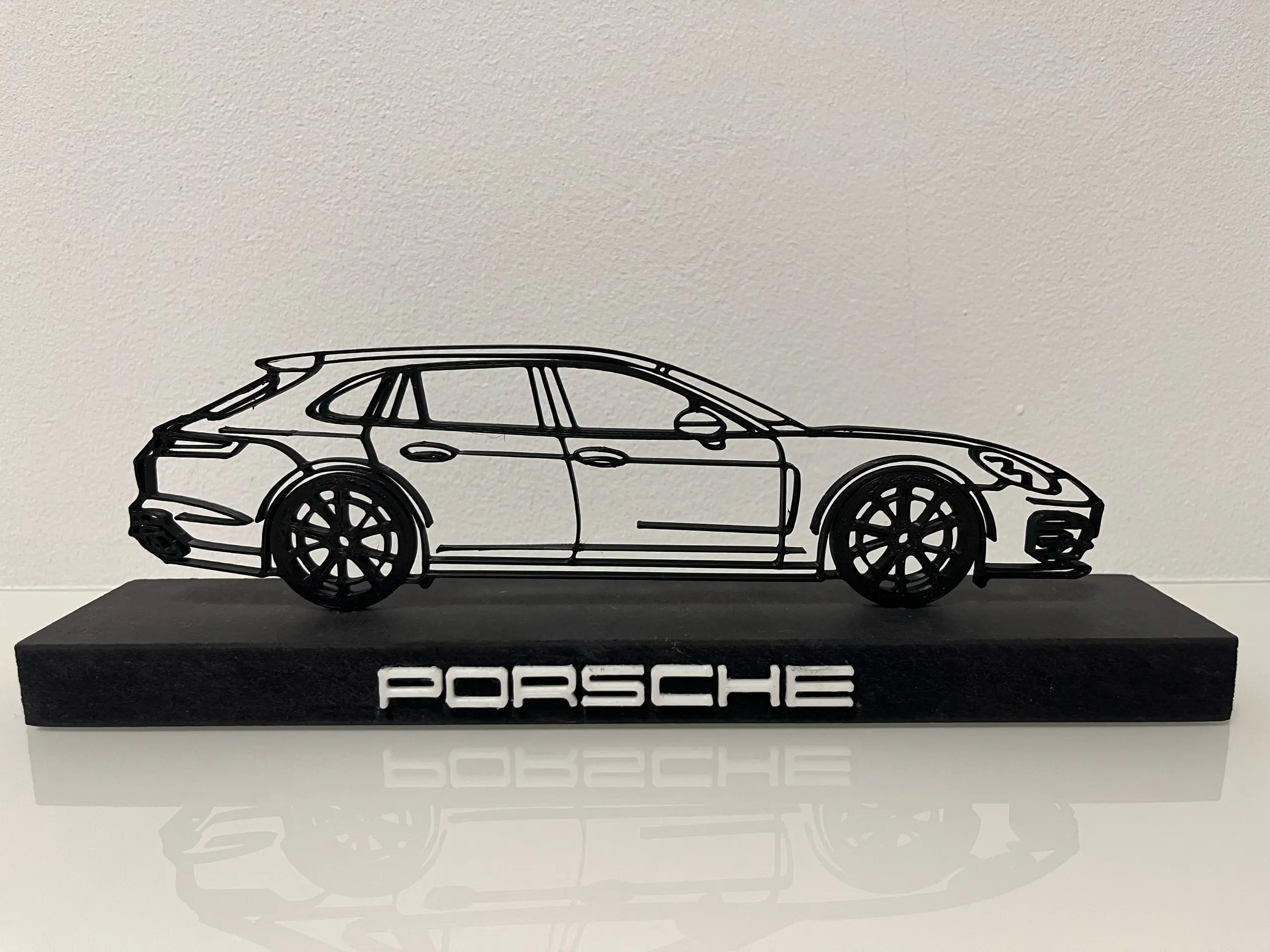 Vehicles & Machinery STL Descarga - Outline Porsche Panamera sport ...