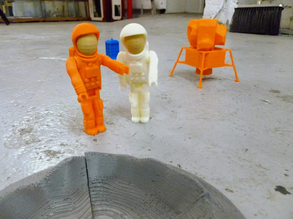 Free Other STL Download - MakerBot Astronautsby SMT_M 🦊