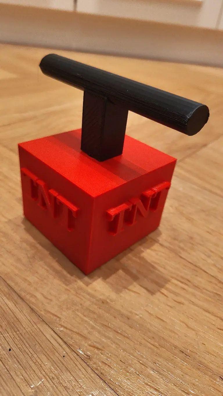 Game Props STL Download - Looney Tunes TNT boxby Tony Zappala