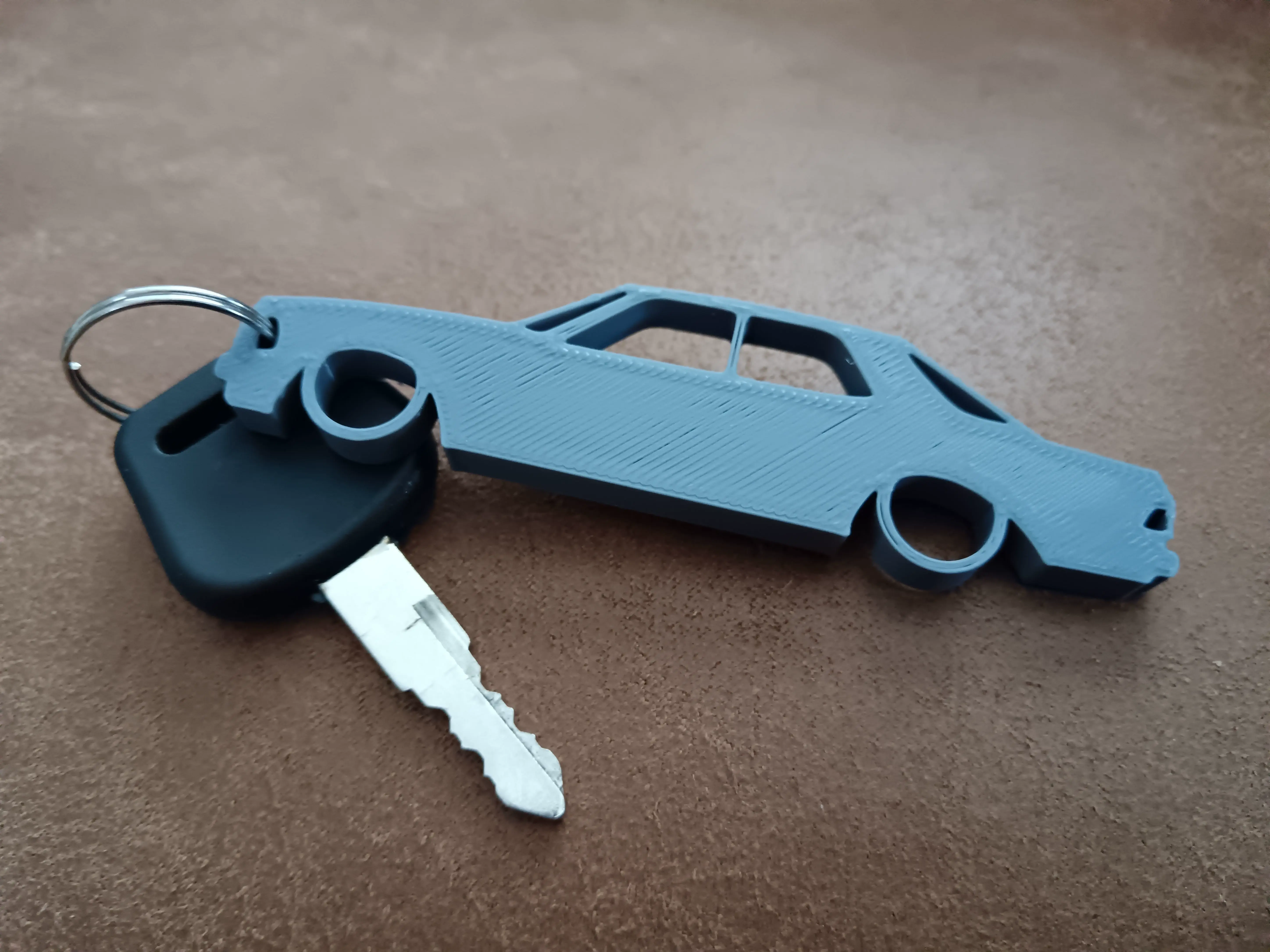 Mercedes Benz w123 sedan keychain | 3D models download | Creality Cloud