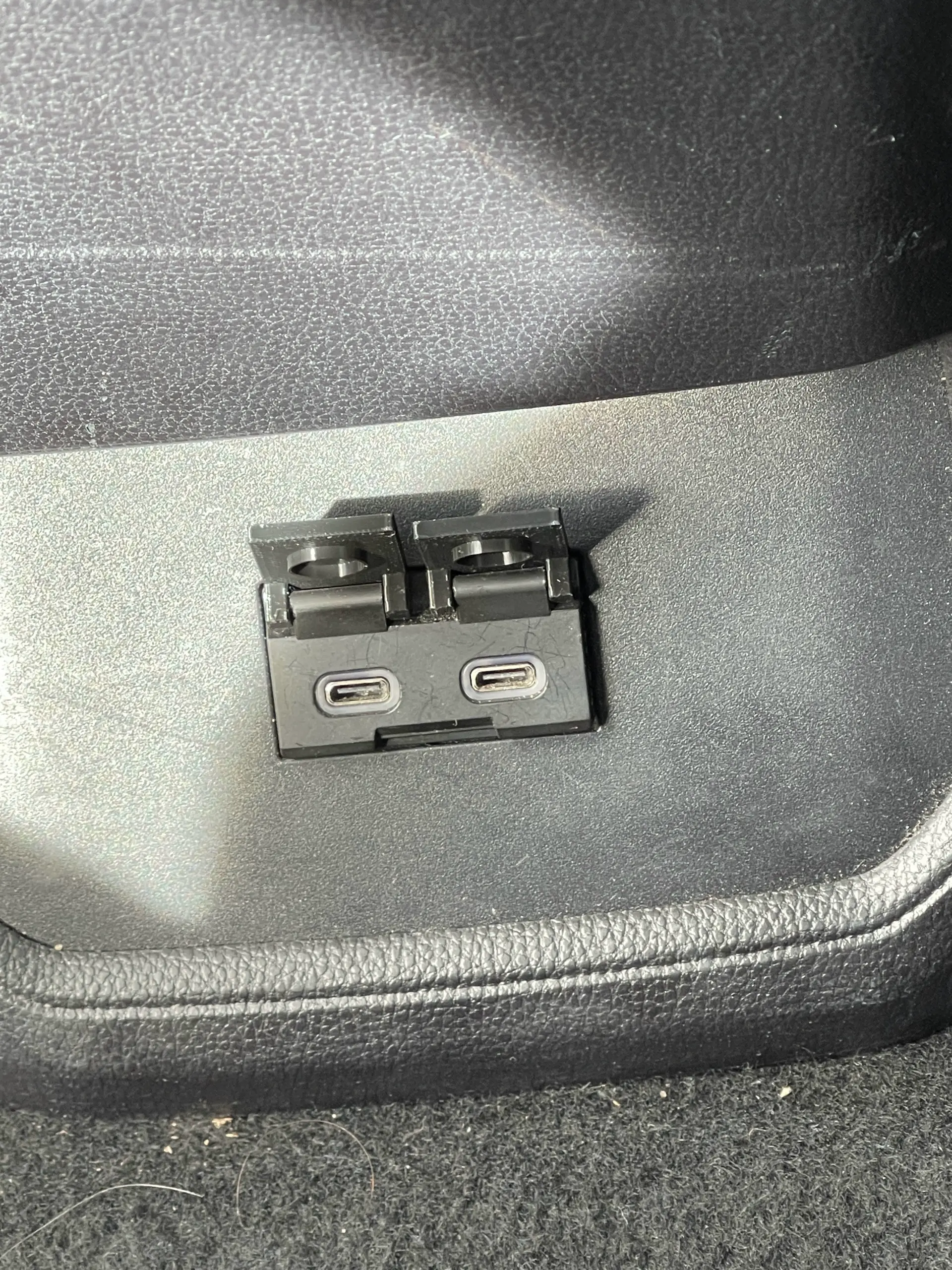 Tools & Spare Parts STL Descarga - Toyota usb cover - Bittle3d