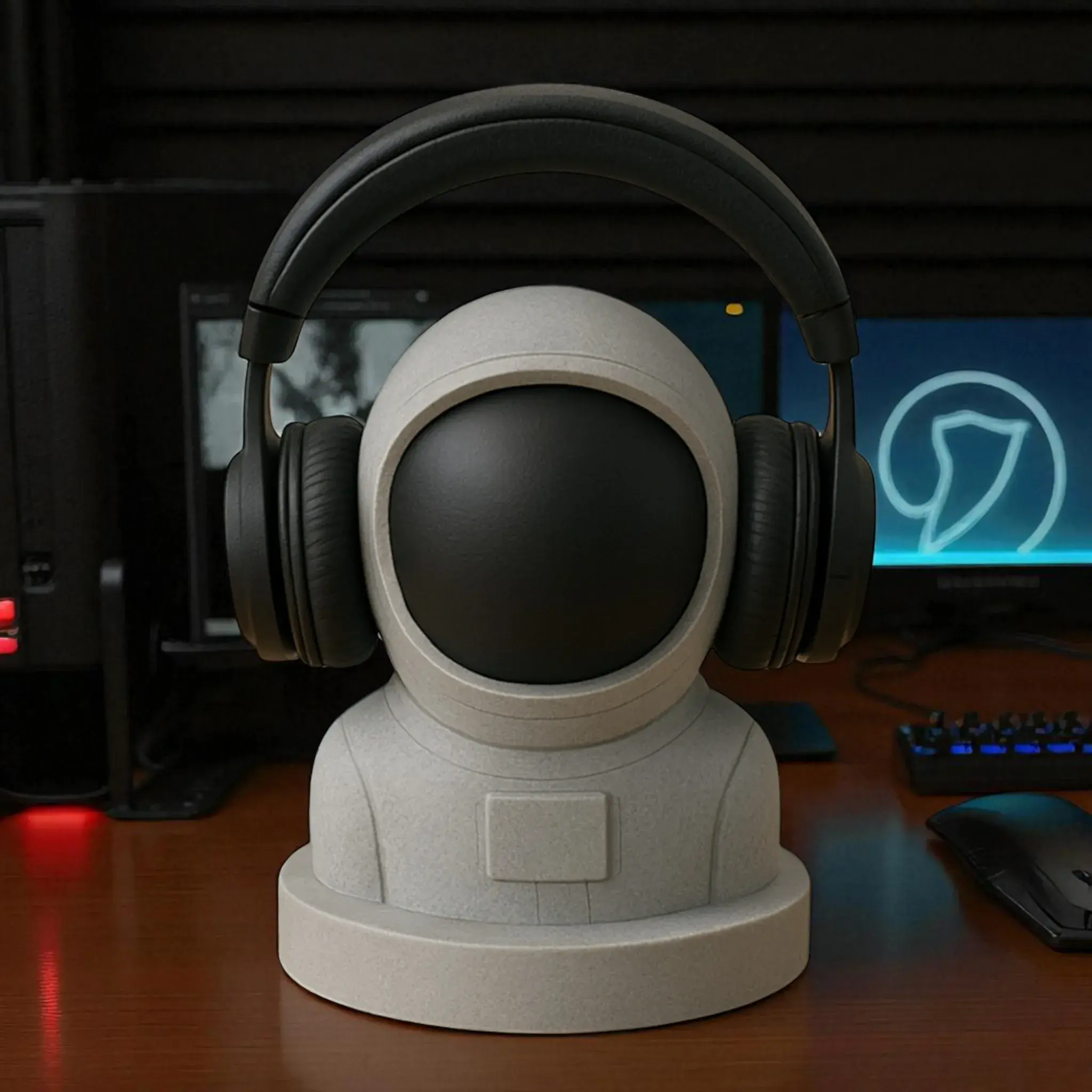 Home Decorations & Ornaments STL Download - Astronaut Headphone Standby ...