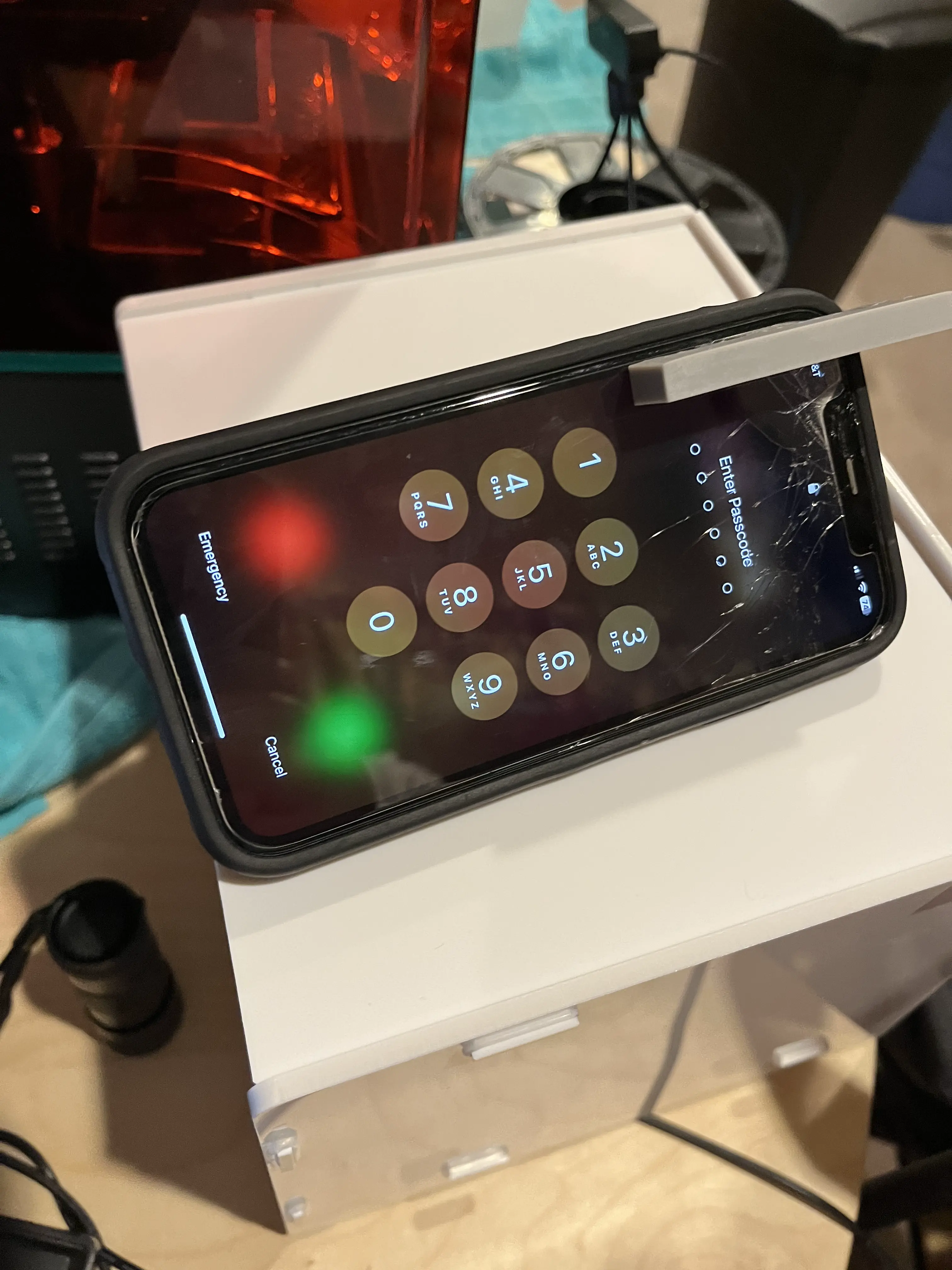 Free Other STL Download - Phone holder keychainby Lechopp