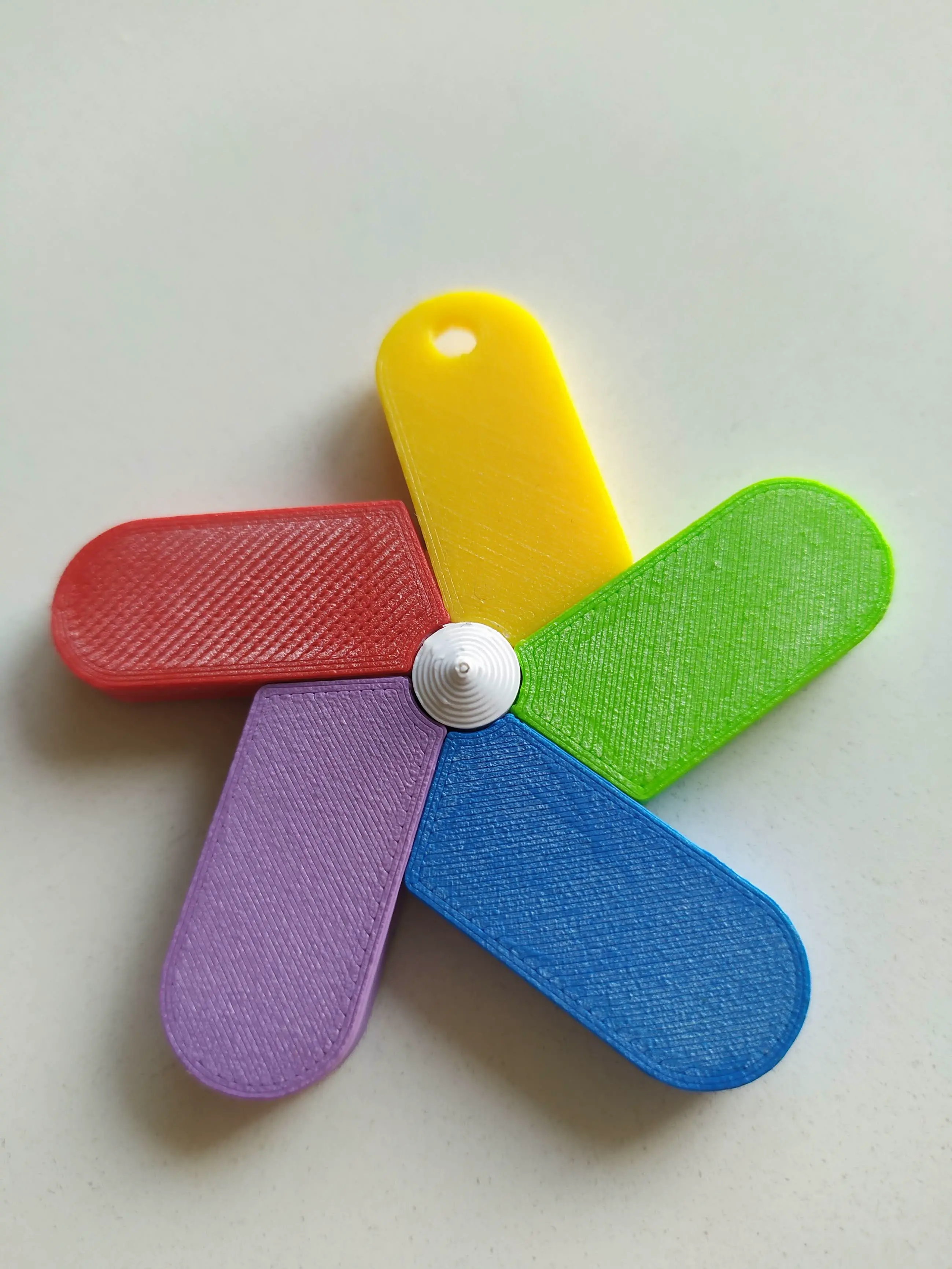 Free Other STL Download - Multi Color Spinner and/or key chainby KeMaLiPro