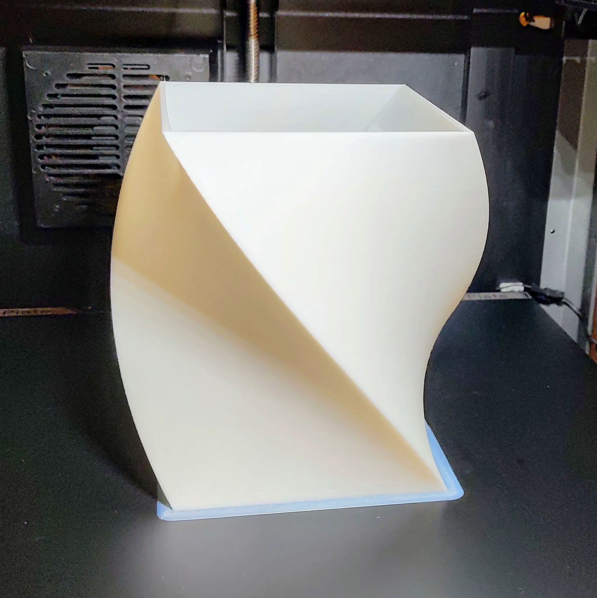 Free Home Decorations & Ornaments STL Download - Curved Box ...