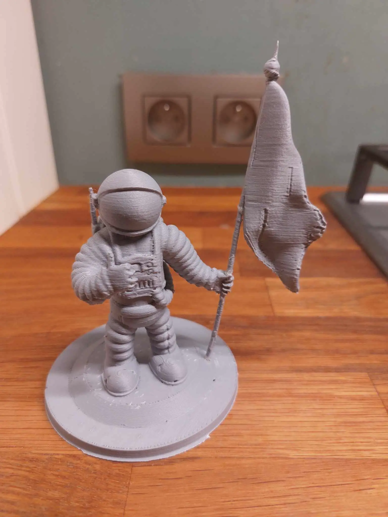 Other STL Download - spaceman flag carrier (3 models)by onedollarman