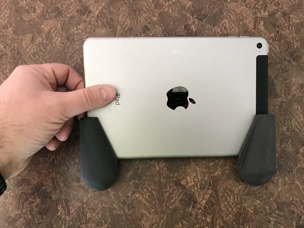 Free Apparel, Shoes & Hats STL Download - iPad Handle Gripsby SMT_M 🦊