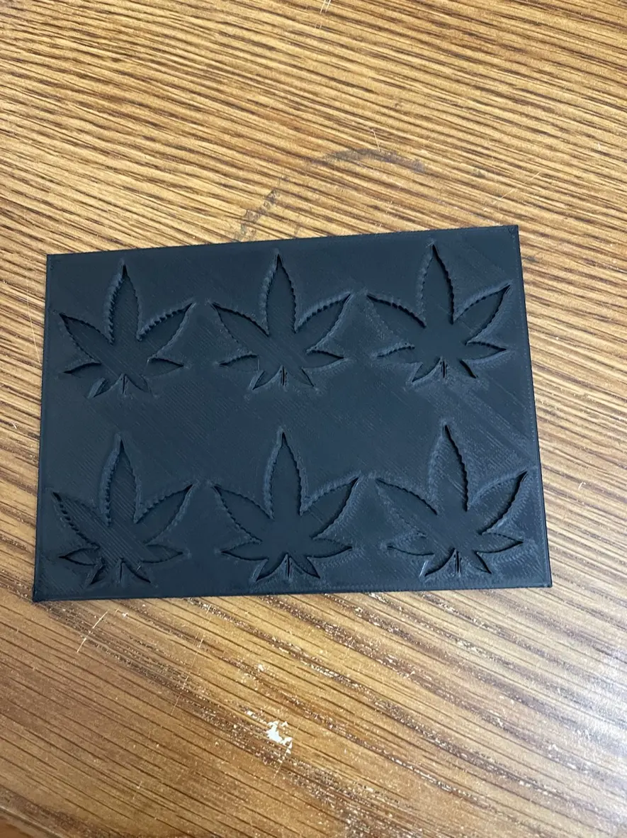 Badges & Coins STL Descarga - Hoja MJ, 38 mm x 37 mm x 2 mm, molde de ...