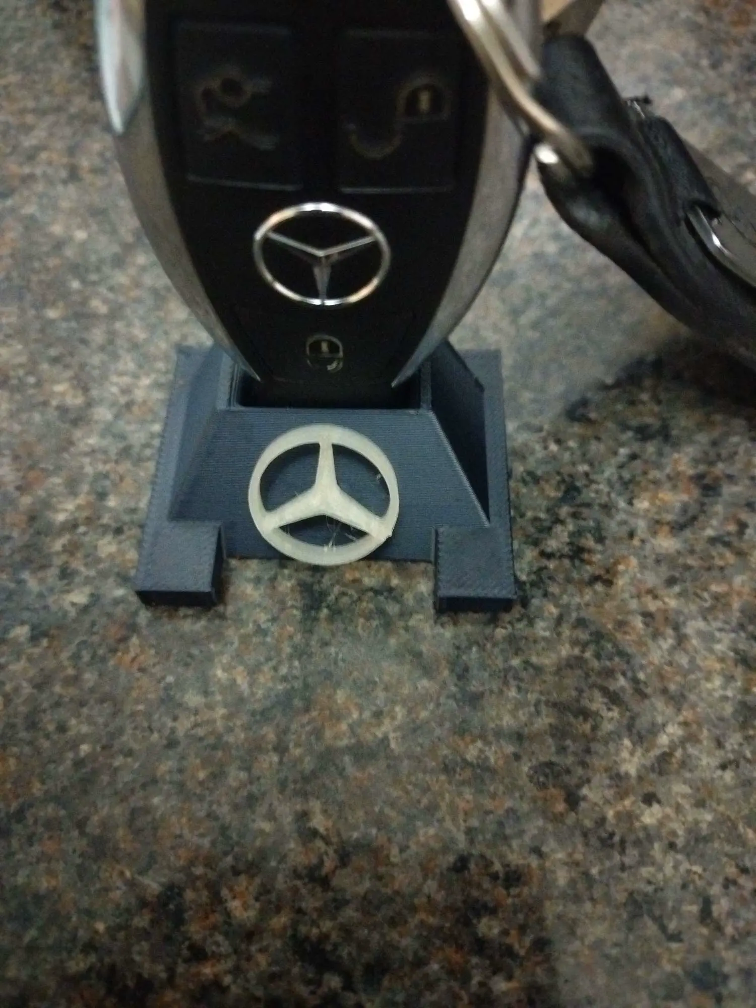 Free Jewelry & Accessories STL Download - Mercedes key holderby ...