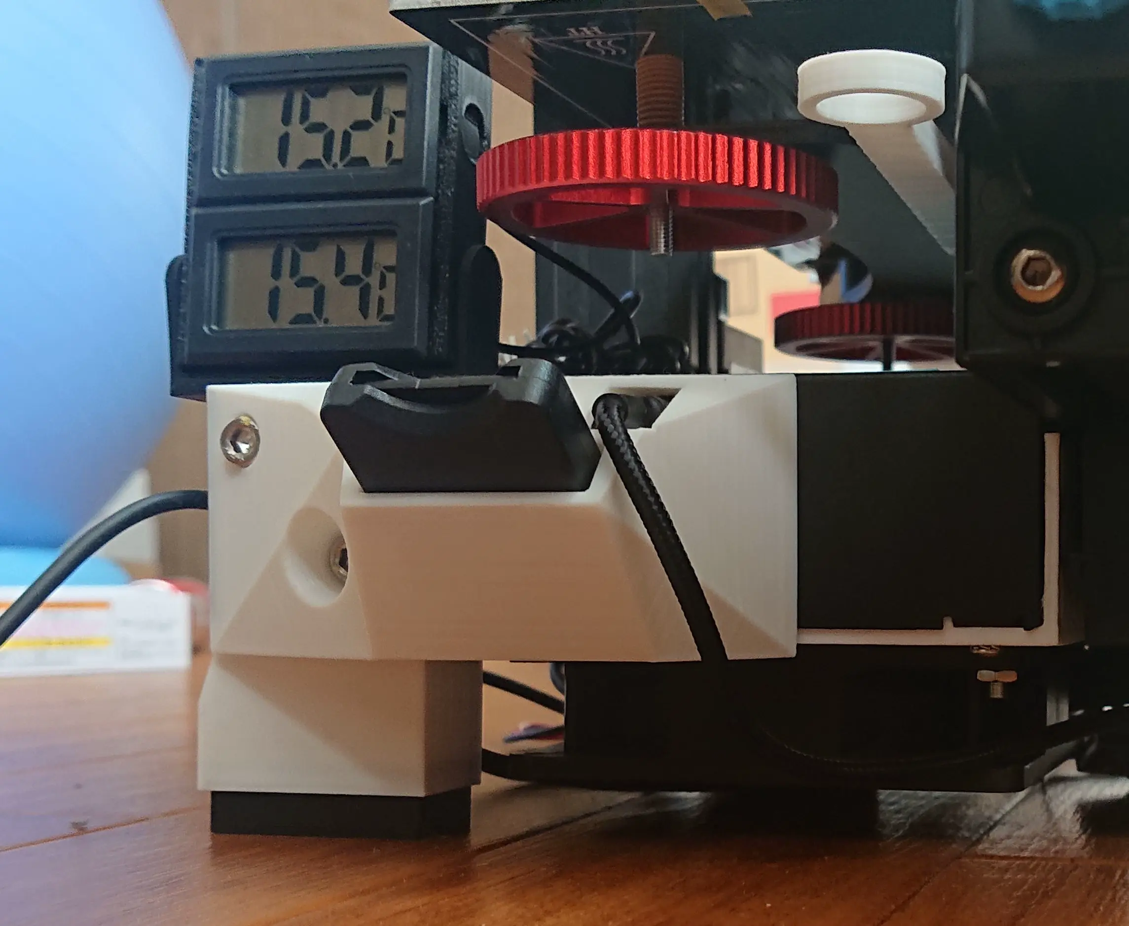 3D Printer Parts STL Download - Ender3 SD Card Readerby Otaiji