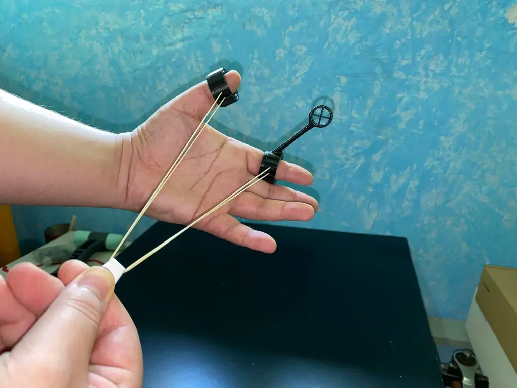 Other STL Download - Paper Finger Slingshotby Emanuel Chmielowski