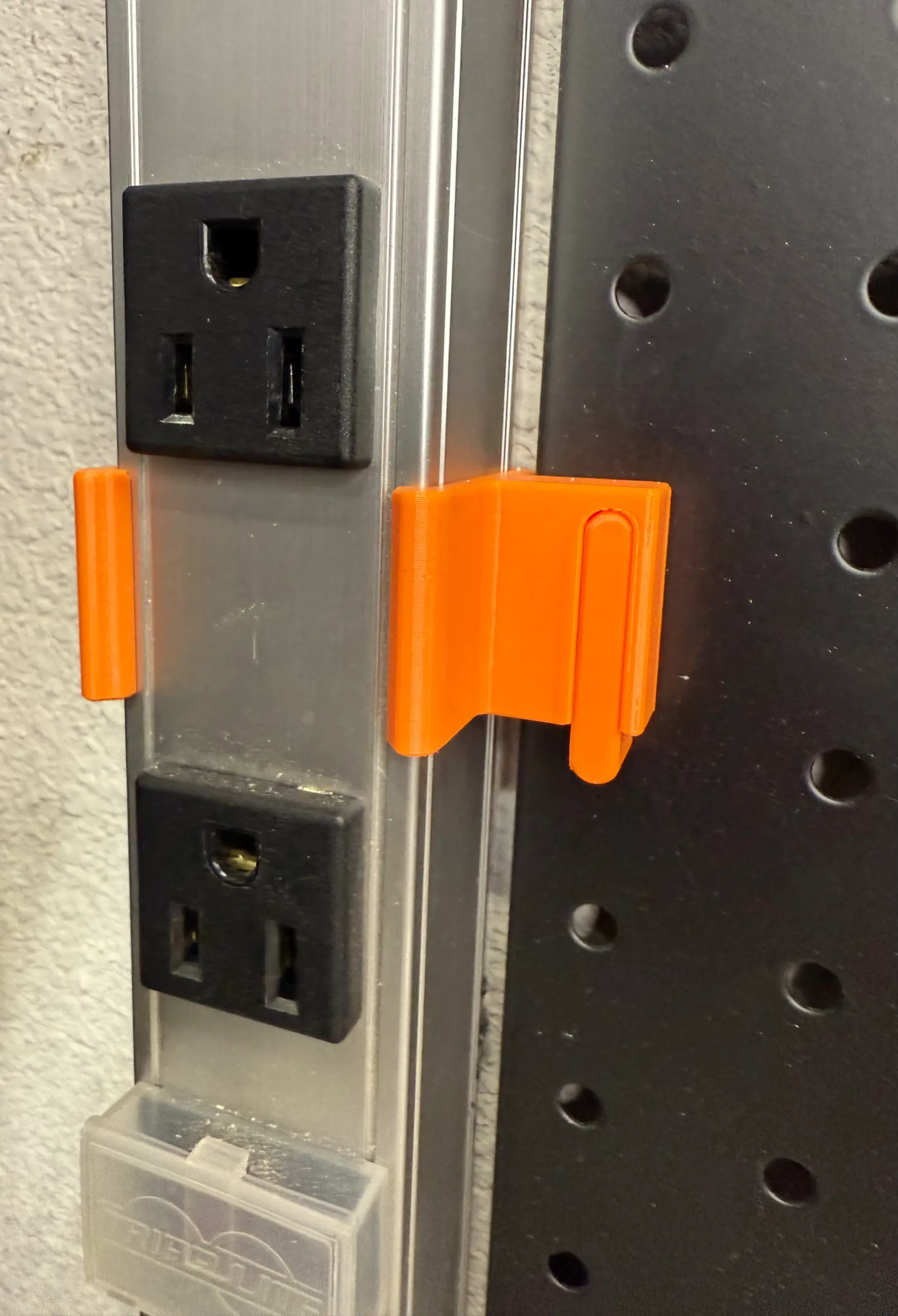 3D Printer Files | 3MF File | Pegboard Power Strip Hanger | Creality Cloud