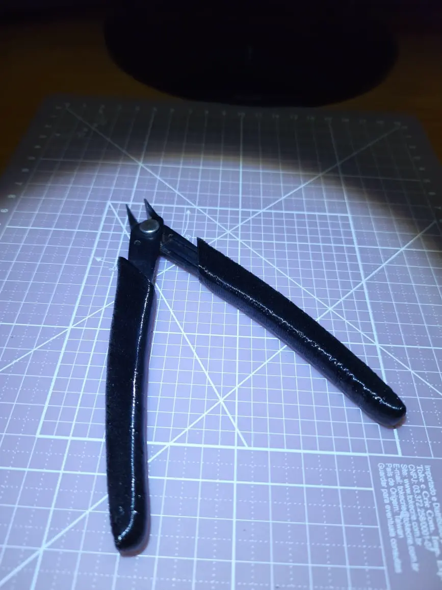 Free Tools & Spare Parts STL Download - Flush cutter clipper grip ...