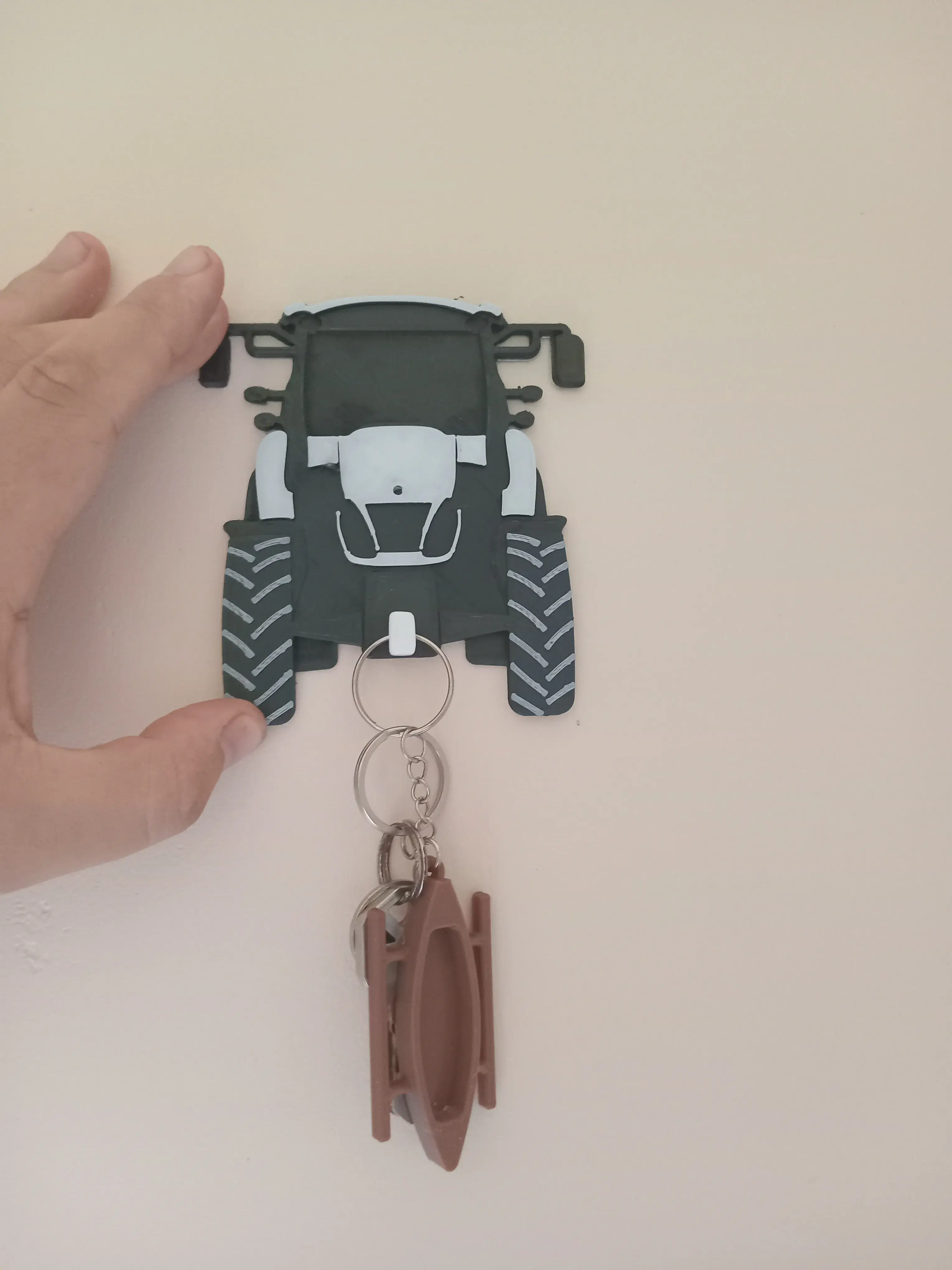 Tractor Key Hanger | 3D models download | Creality Cloud