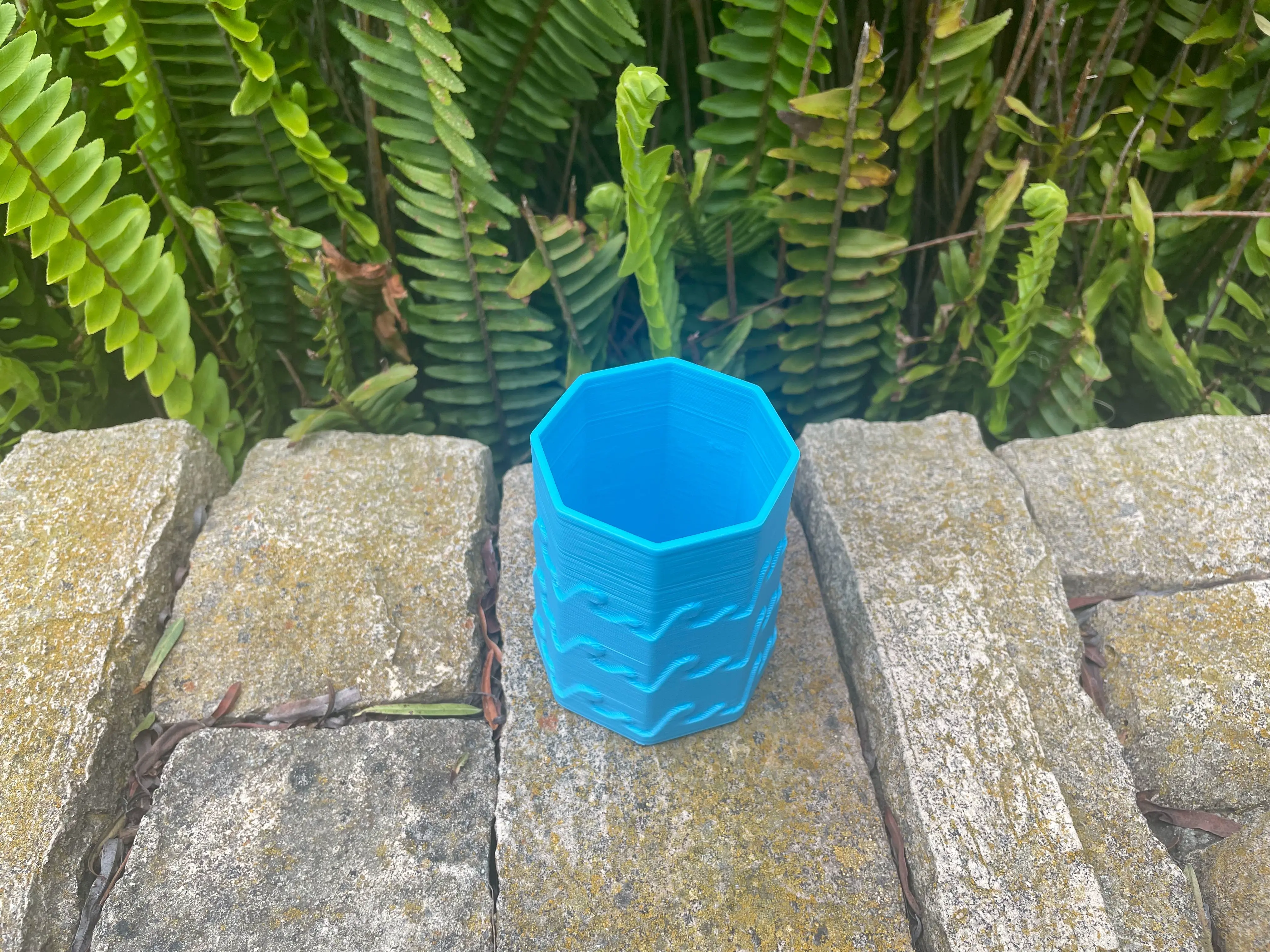 Home Decorations & Ornaments STL Download - Ocean Waves Pen Holder ...