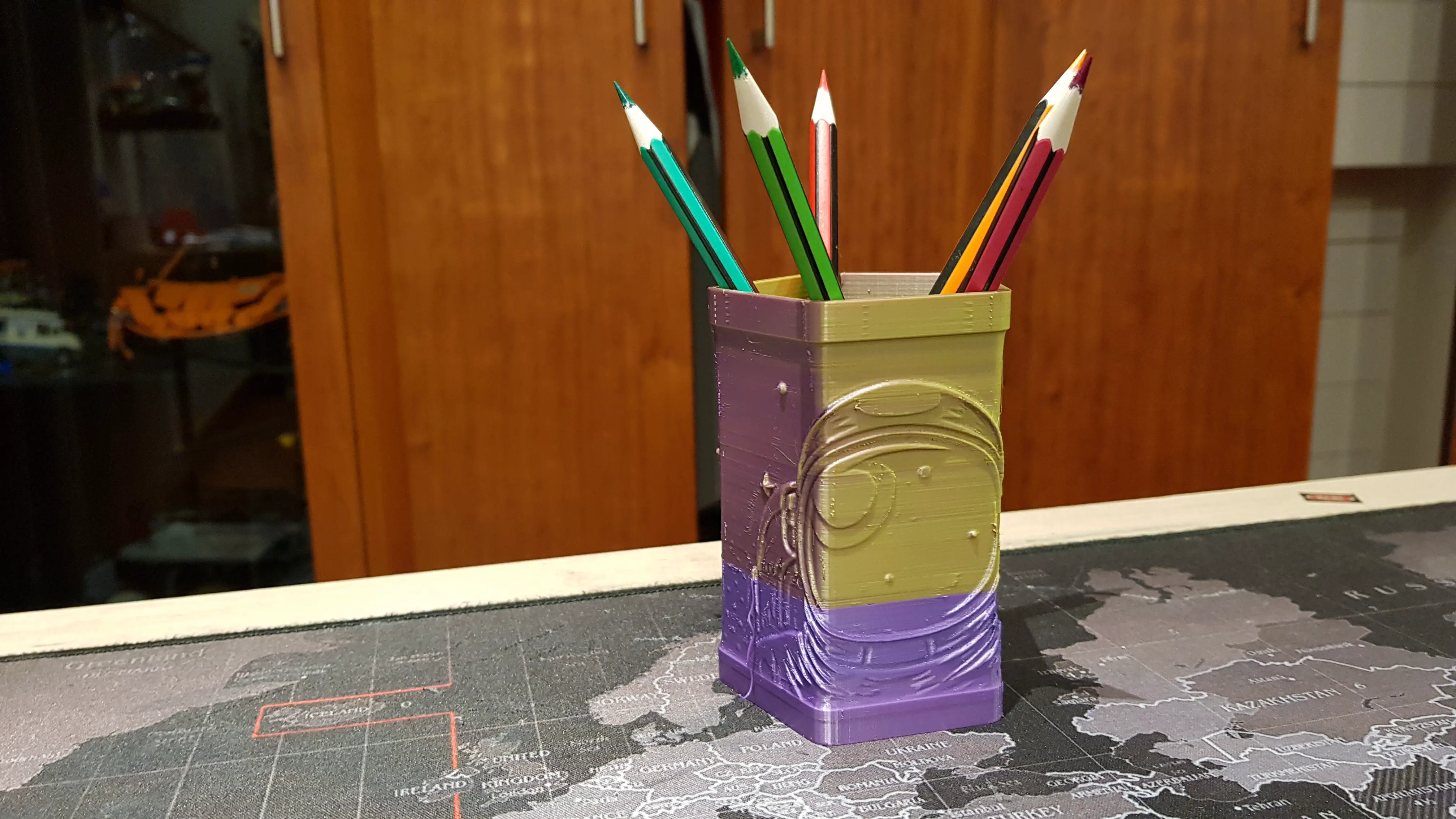 astronaut pencil holder | 3D models download | Creality Cloud