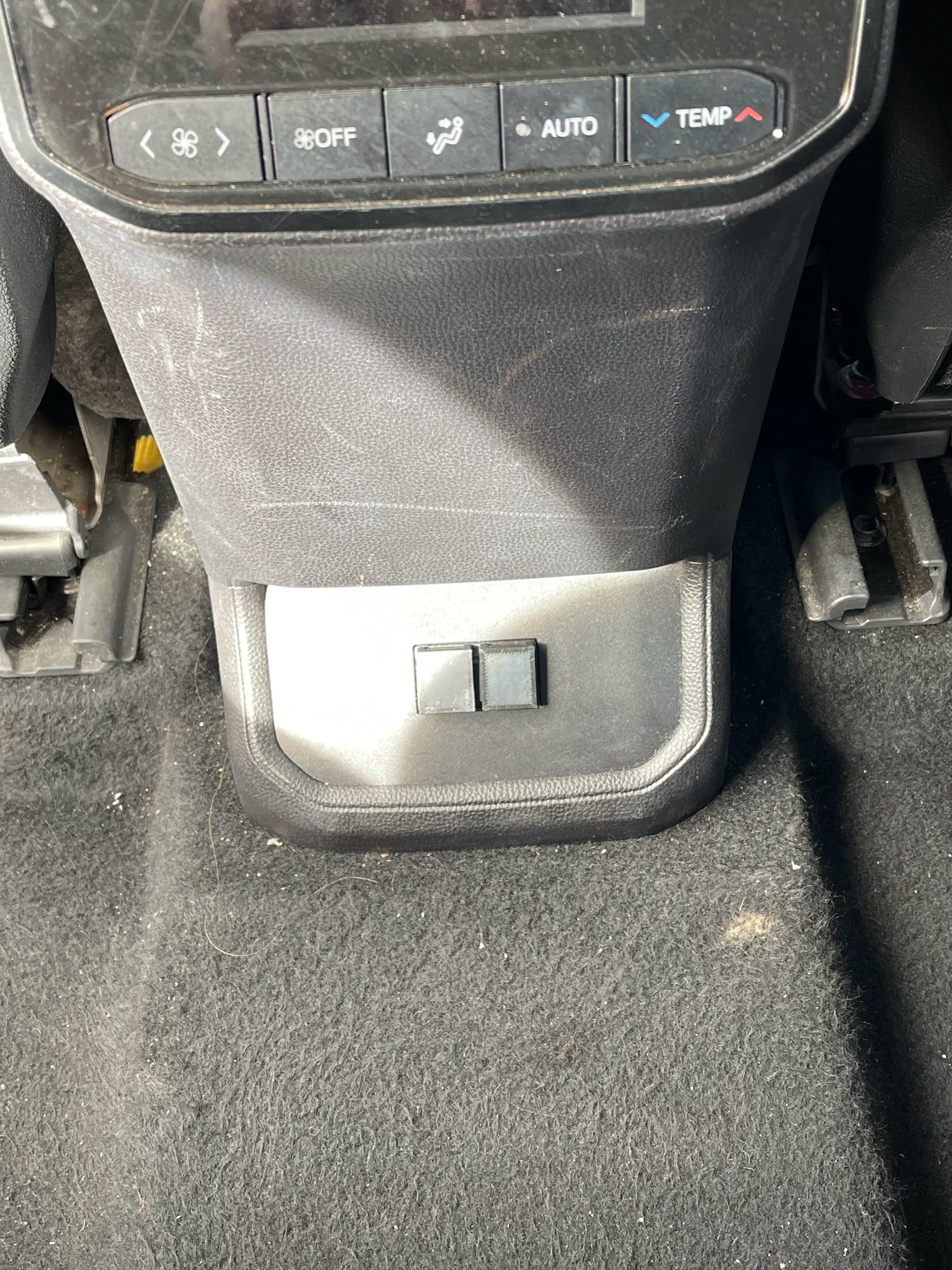 Tools & Spare Parts STL Download - Toyota usb coverby Bittle3d