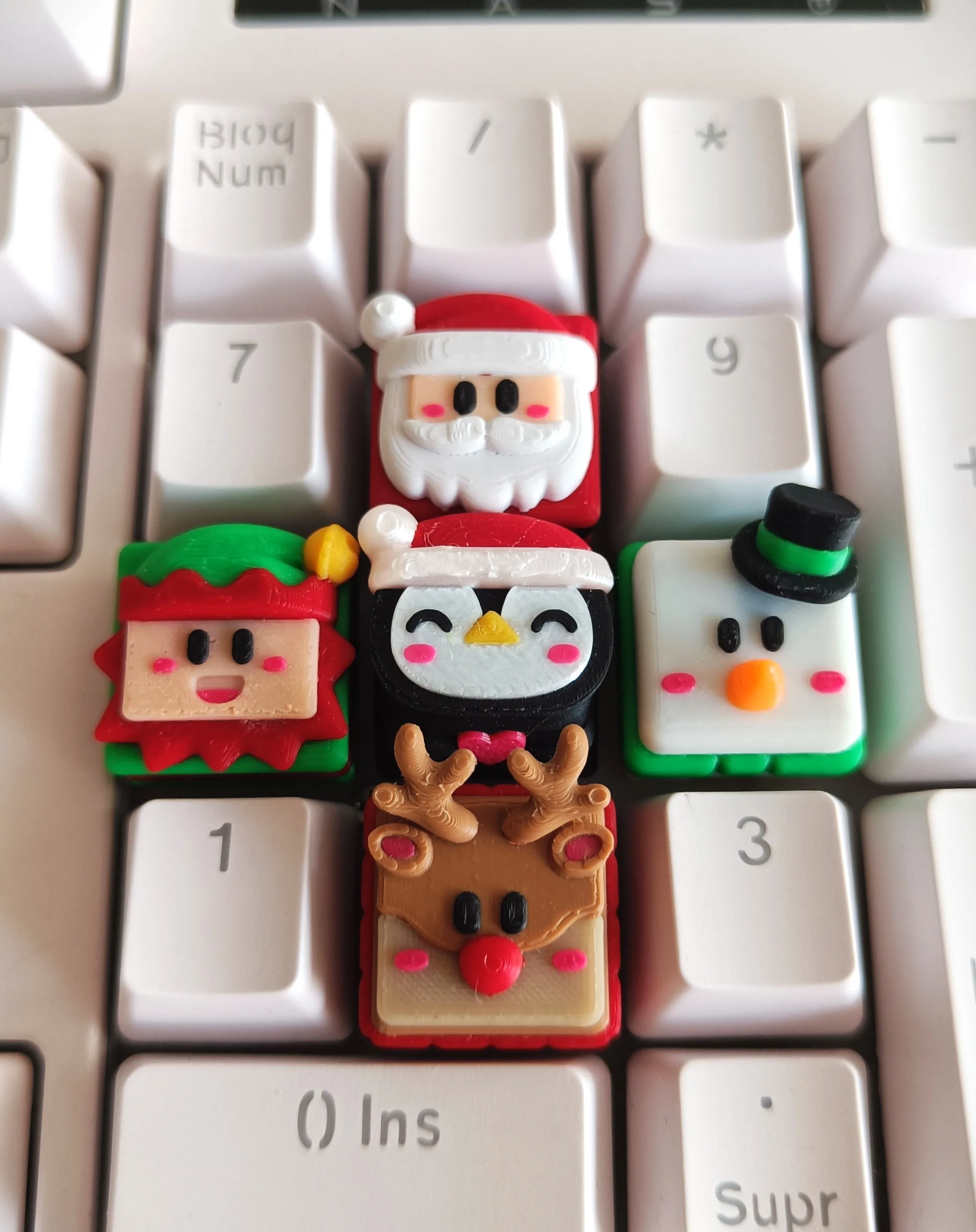 Miniature Games & Accessories STL Download - Christmas keycaps ...