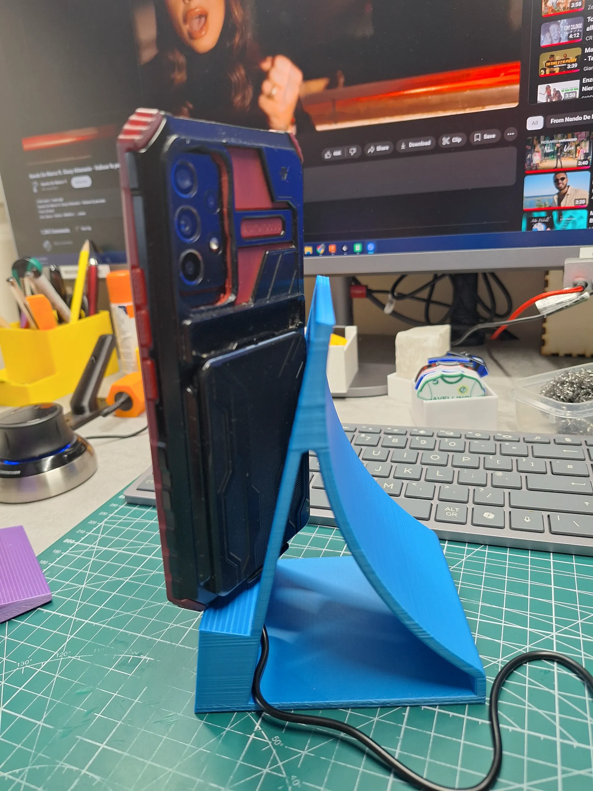 3D Printer Files | 3MF File | phone holder for large case | Creality Cloud