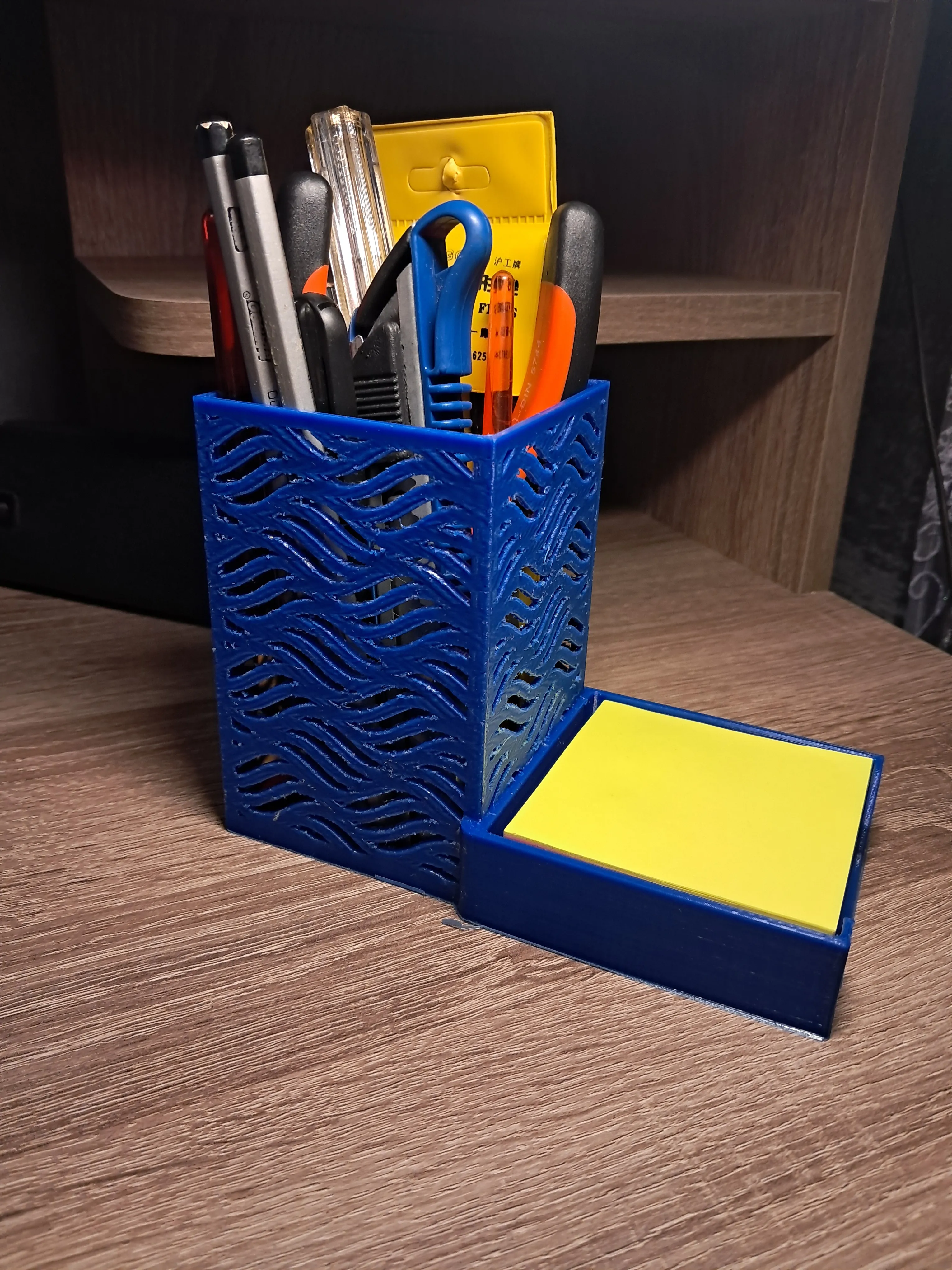 Stationery & Learning Tools STL Download - Pen holder Wavesby Worker3D