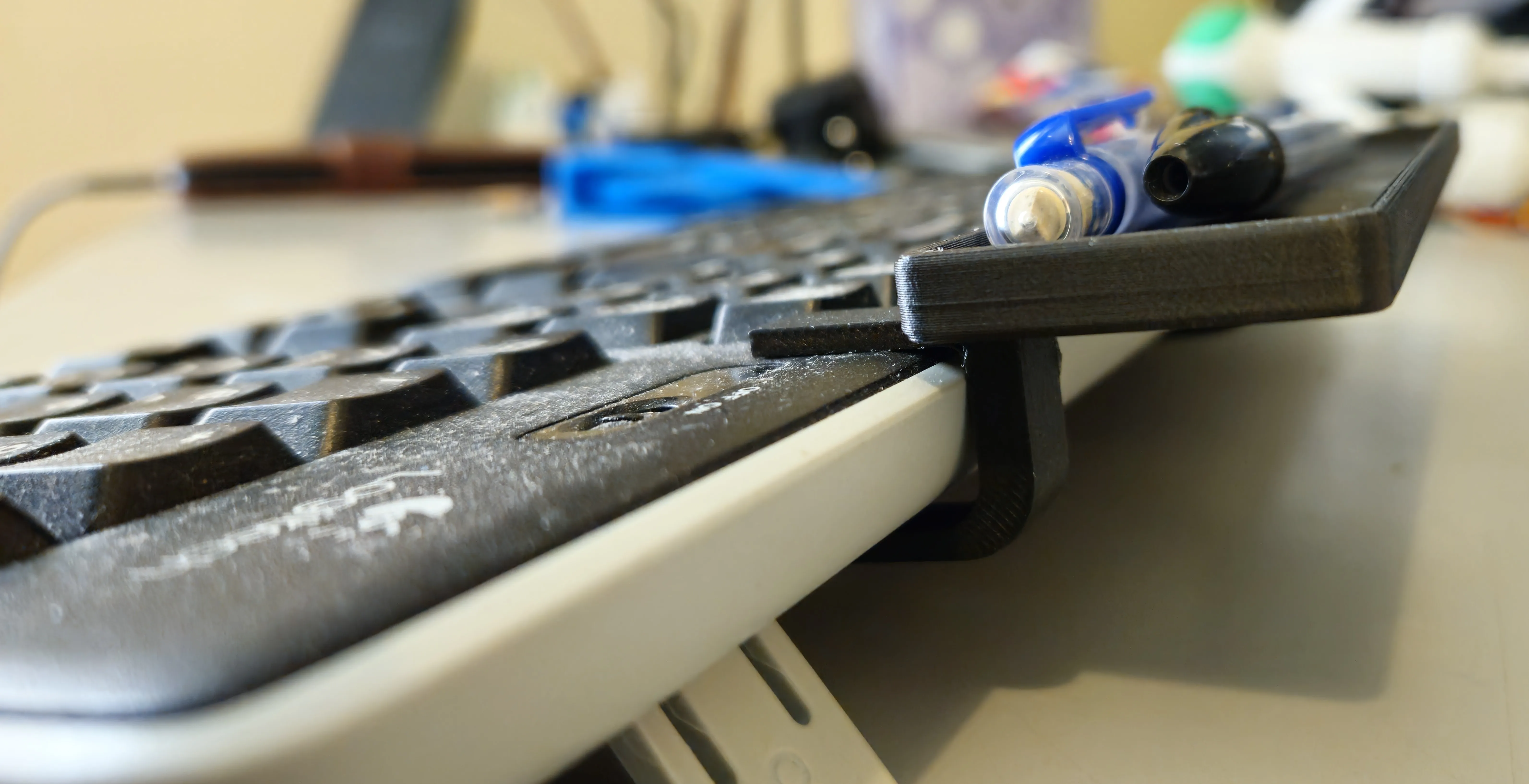 Keyboard pen tray | 3D models download | Creality Cloud