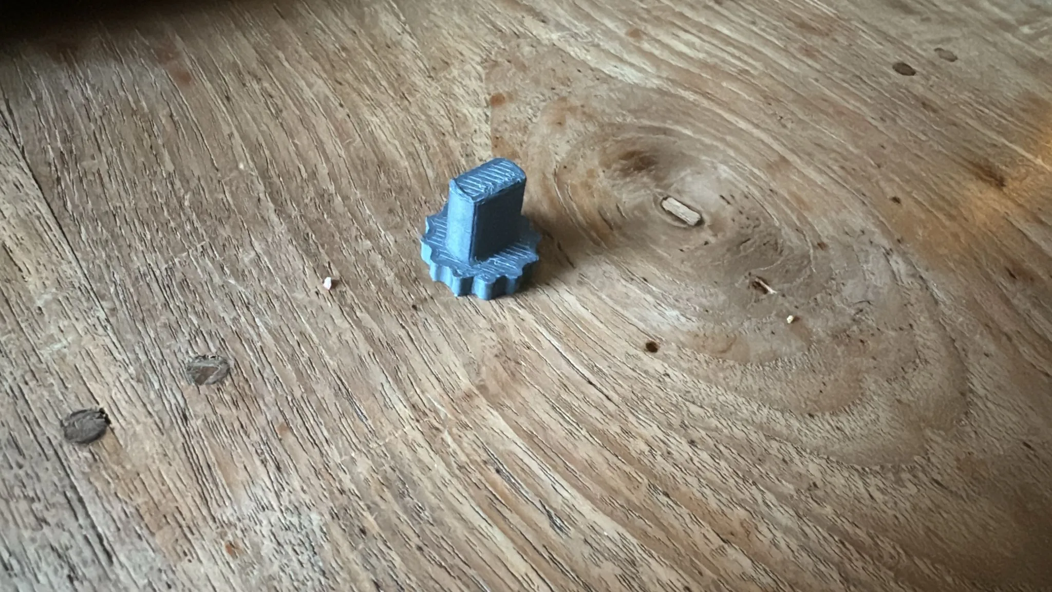 Screw Assist - Desktop Light | 3D models download | Creality Cloud