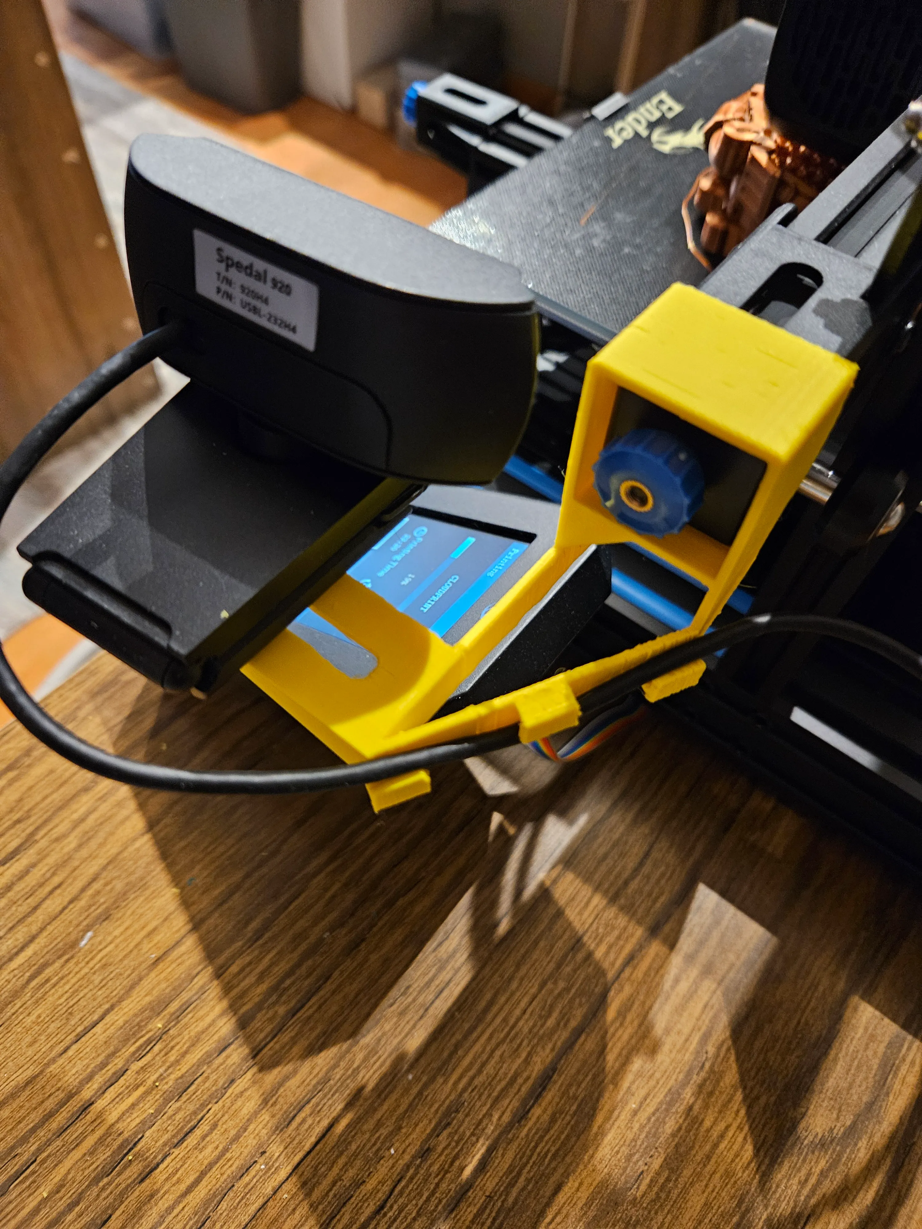 Free 3D Printer Parts STL Download - Ender 3v2 Camera Mountby GameOverDude