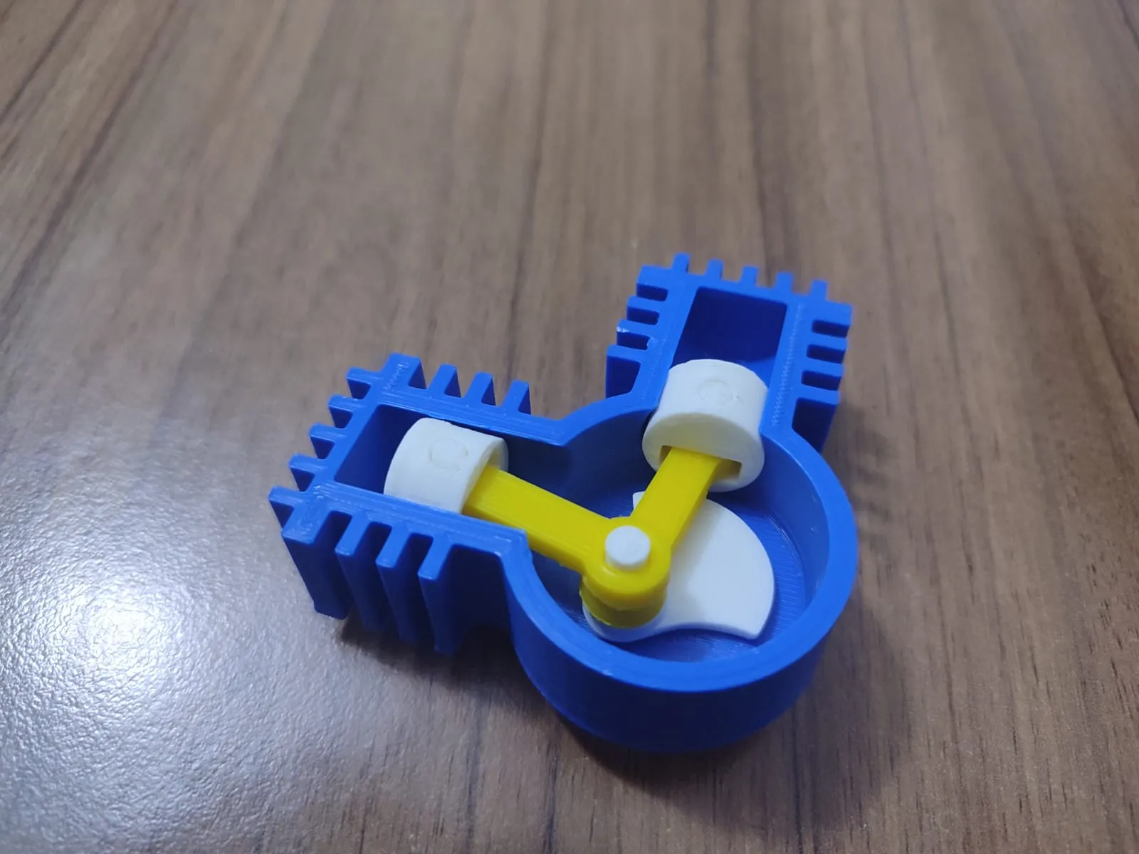 V2-Engine Fidget Toy (for PetrolHead) | 3D models download | Creality Cloud