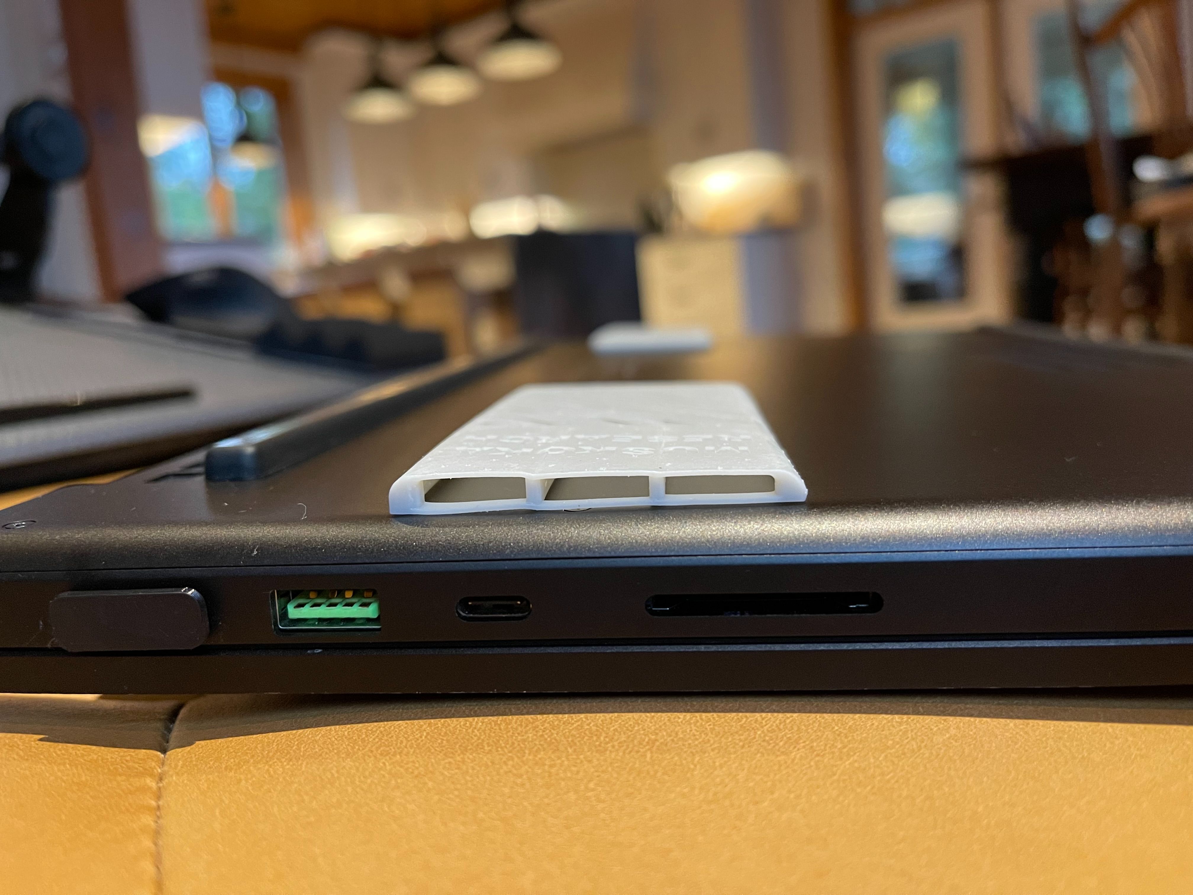 Razer Blade Pro 17 Side Fan Duct | 3D models download | Creality Cloud