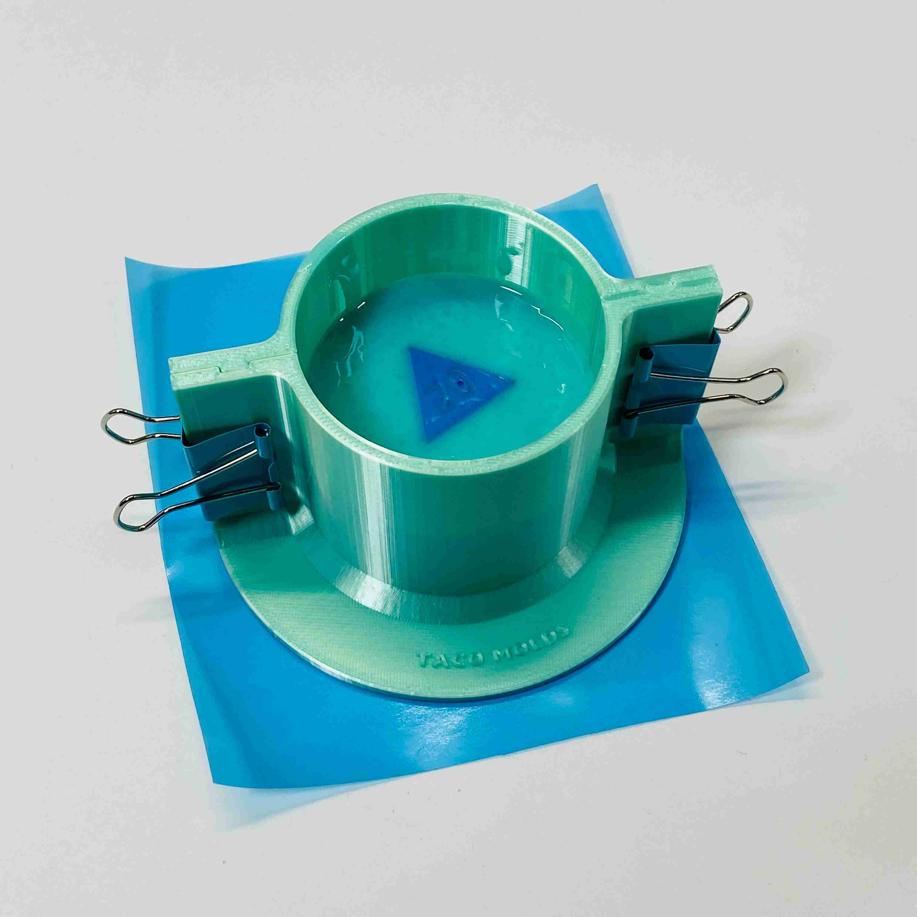 D20 Dice Cylinder Mold Housing - 2 Part Mold Making Frame | 3D models ...