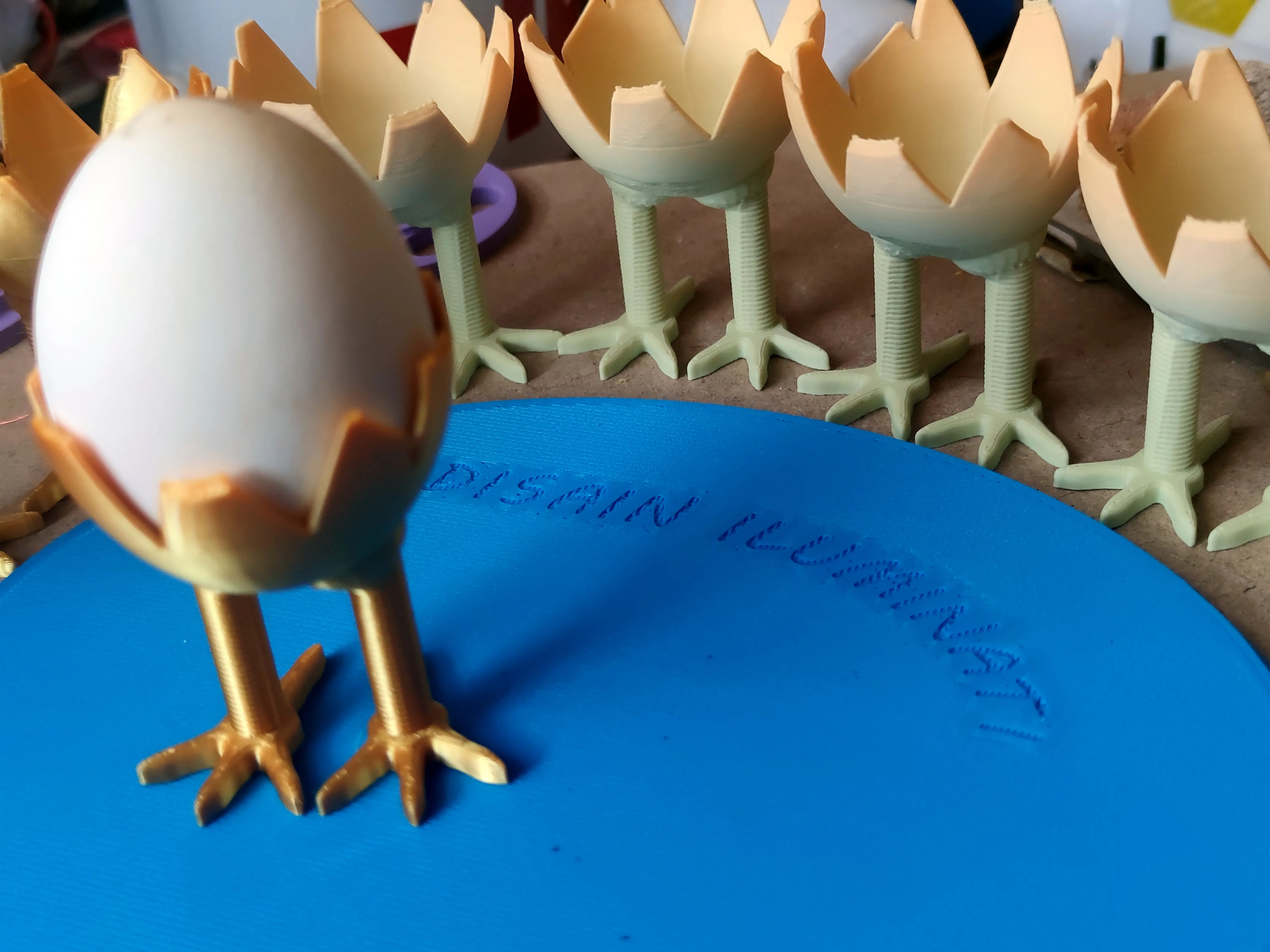 3D Printer Files | 3MF File | Cracked Egg with legs | Creality Cloud