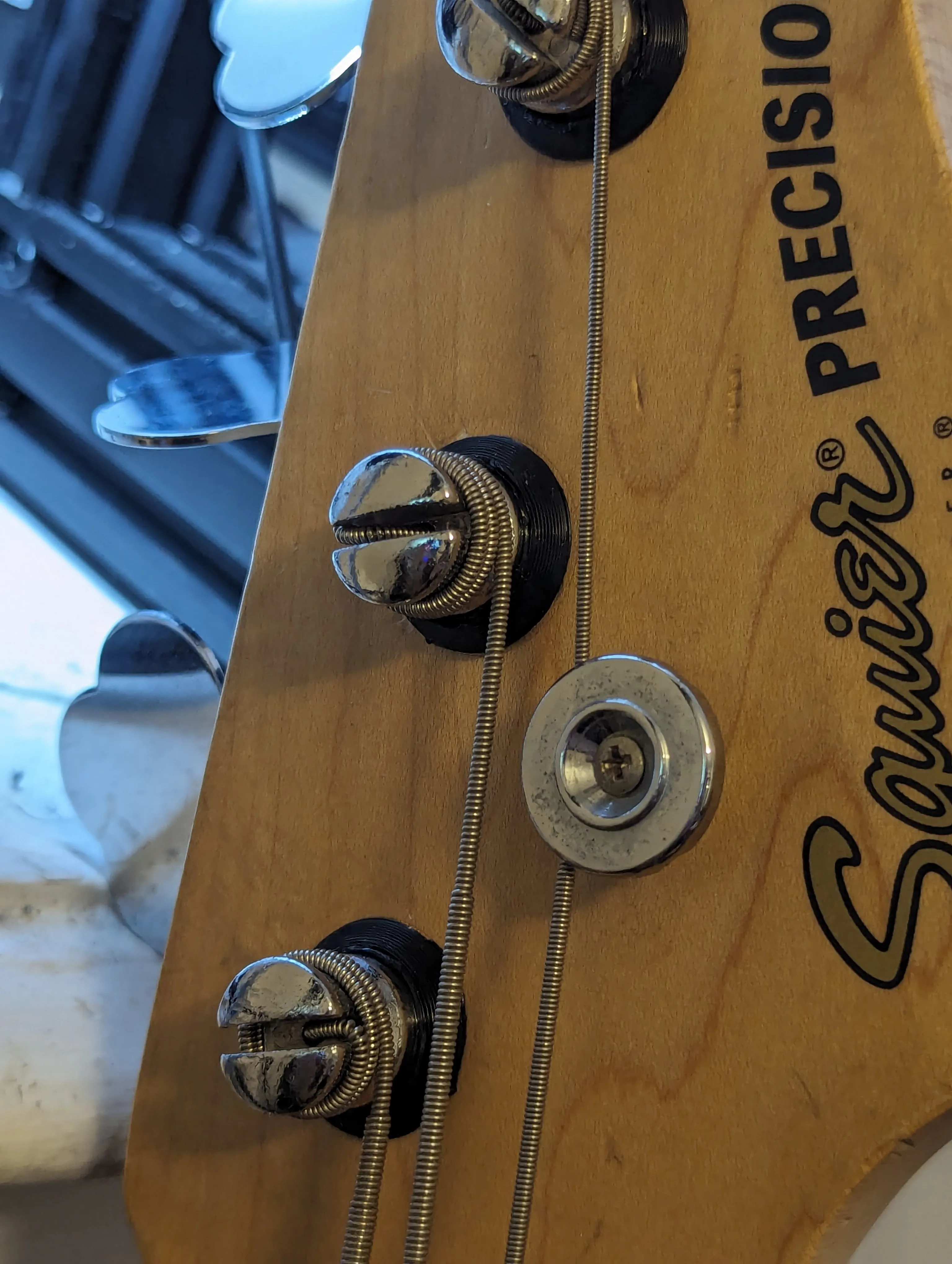 squier bass tuning peg holder | 3D-Modelle herunterladen | Creality Cloud