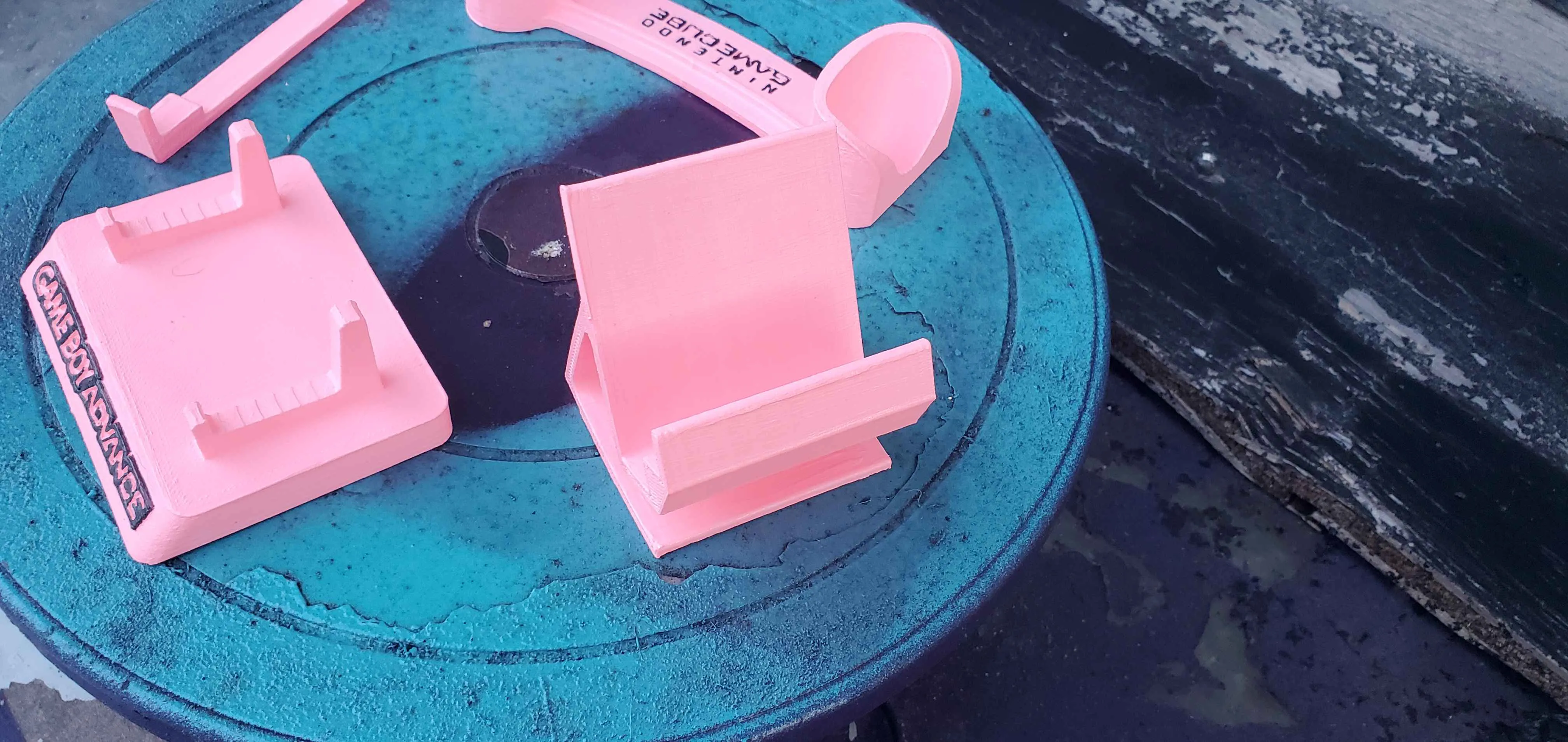 Easy to print and perfect stand for gamers! Print on its side for best ...