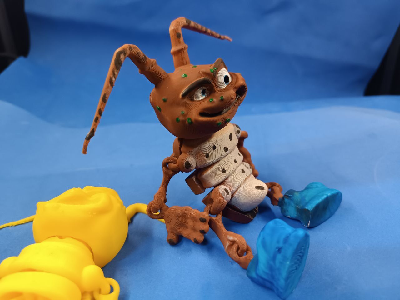 FLEXI PRINT-IN-PLACE COCKROACH | 3D models download | Creality Cloud