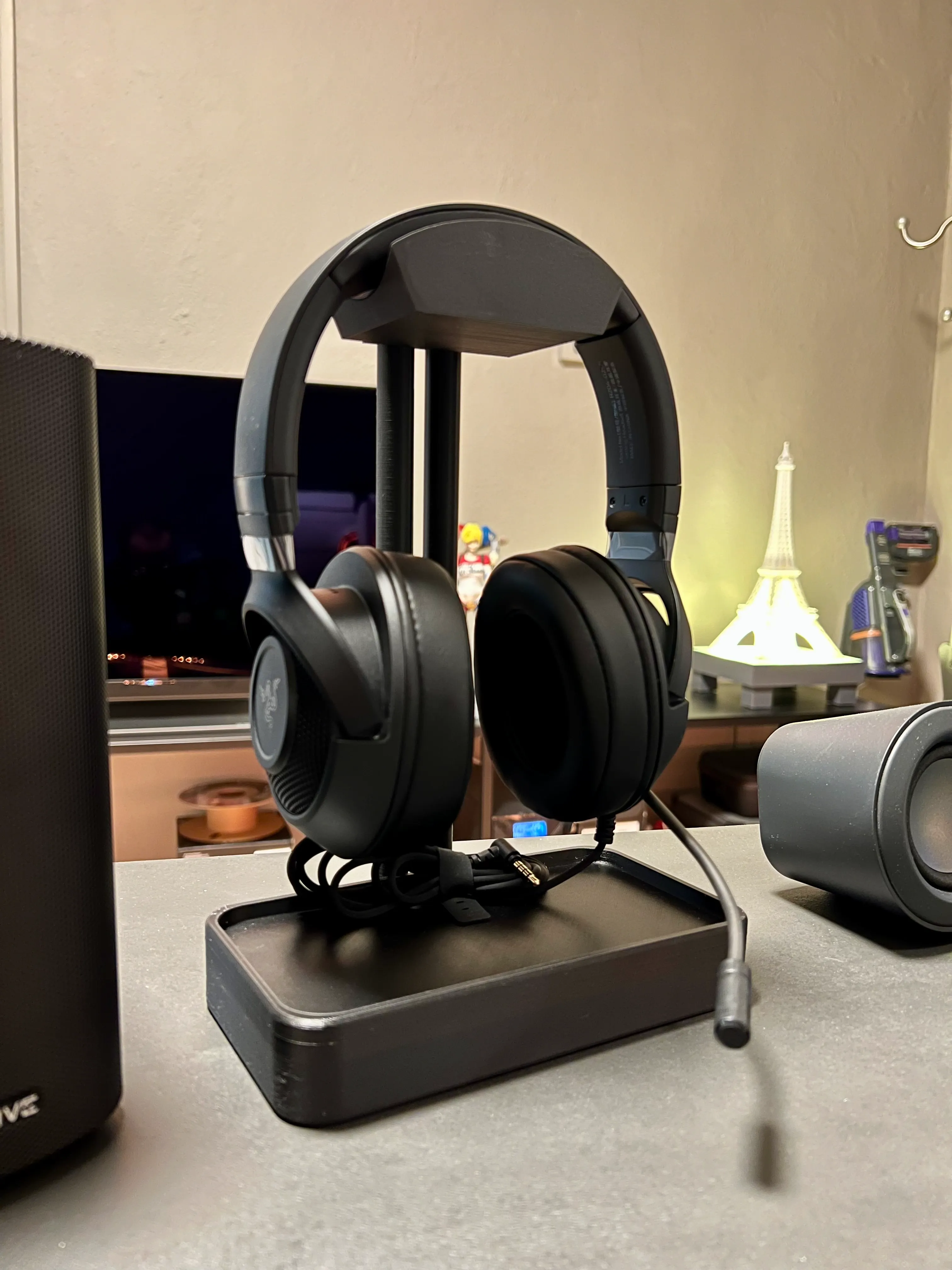 elegant simple stylish table top headphone stand holder | 3D models ...