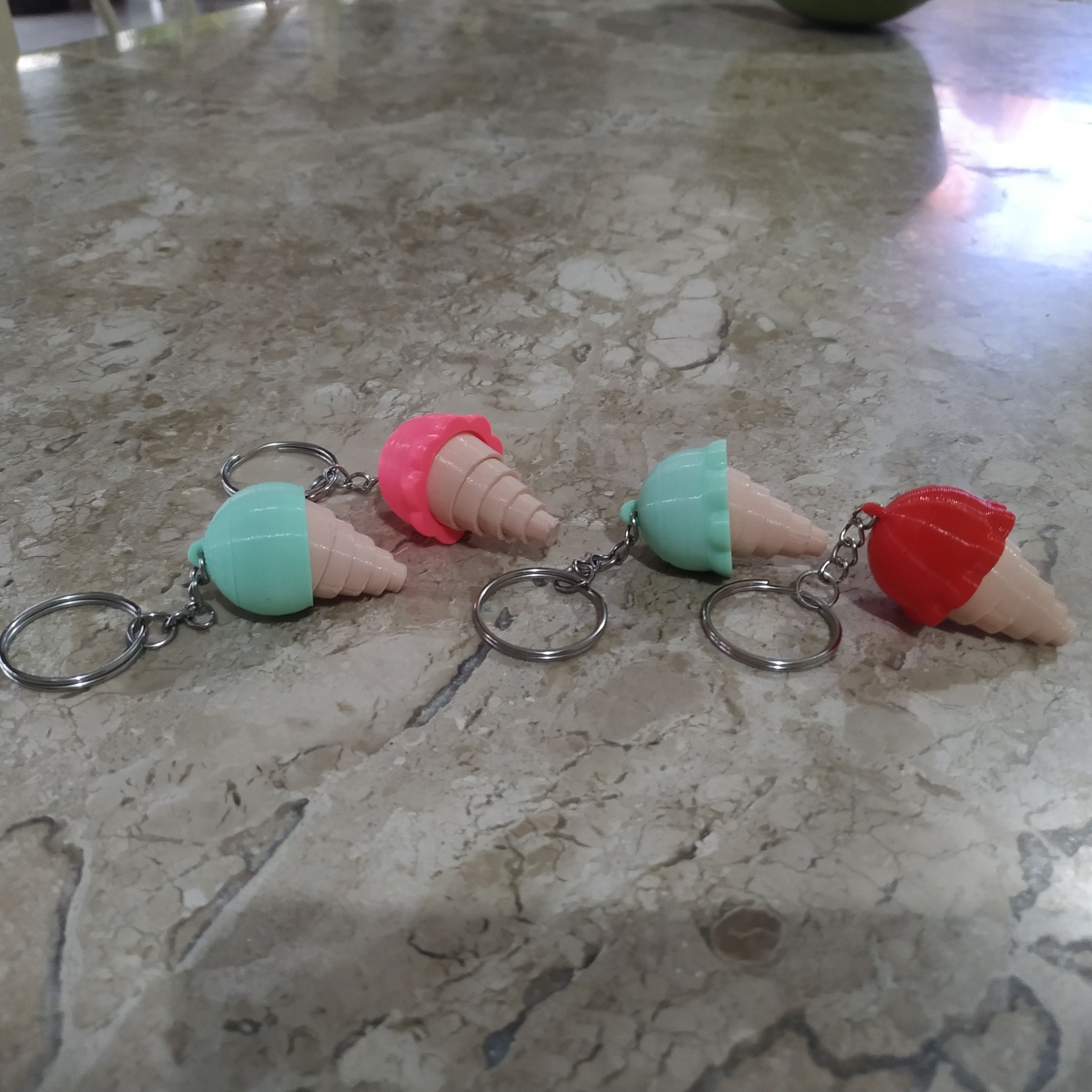 HINGED ICE CREAM KEYCHAIN | 3D models download | Creality Cloud