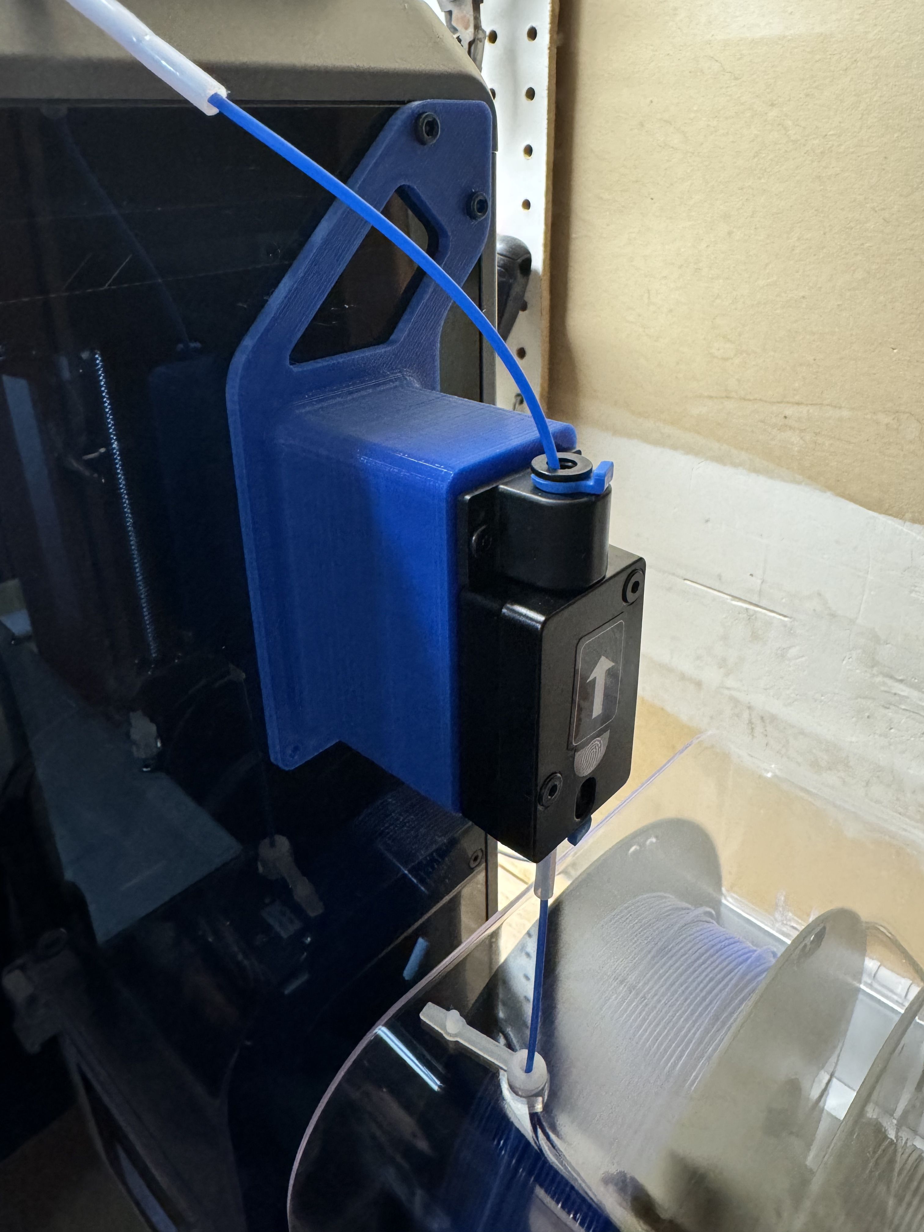 Trying to print from my filament dryer was always a challenge with the ...
