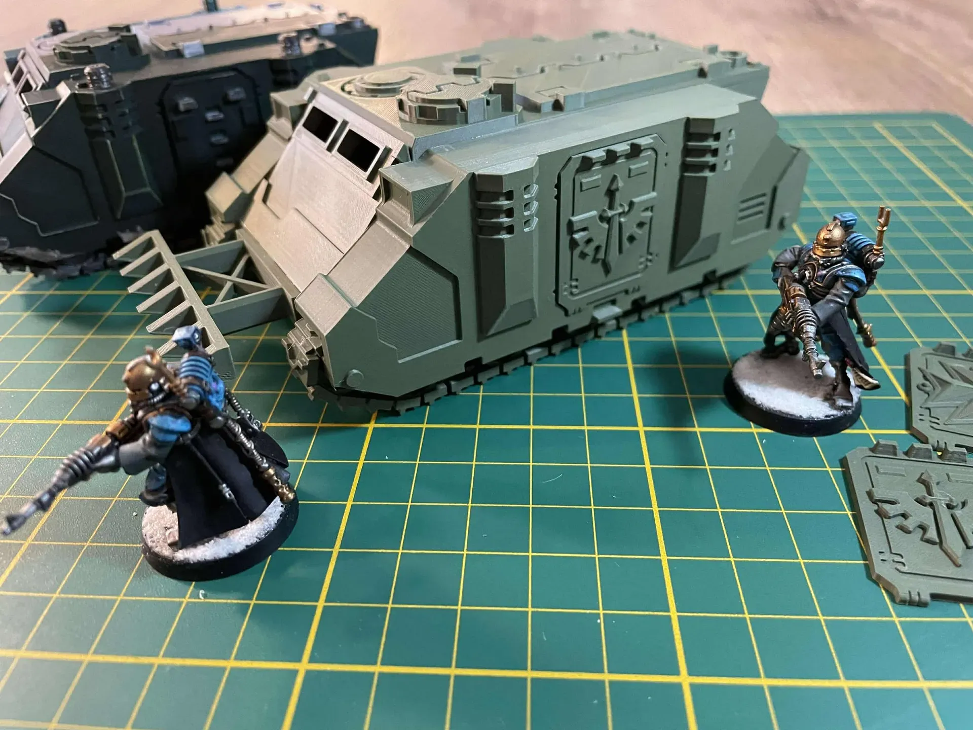 RHINO TANK Space Marine 40k | 3D-Modelle herunterladen | Creality Cloud