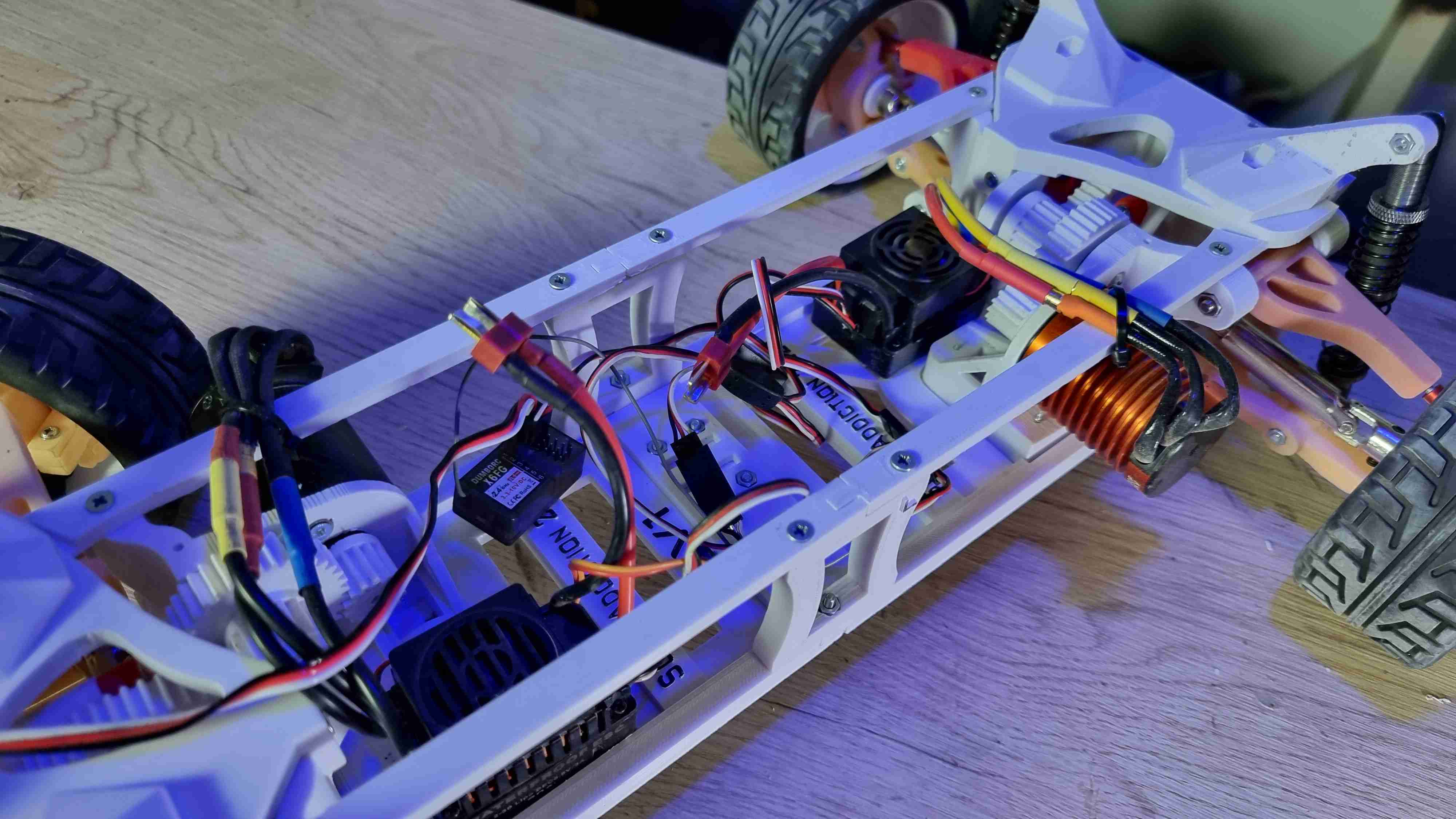 8TH SCALE CHASSIS WITH 5 LUG NUT | 3D models download | Creality Cloud