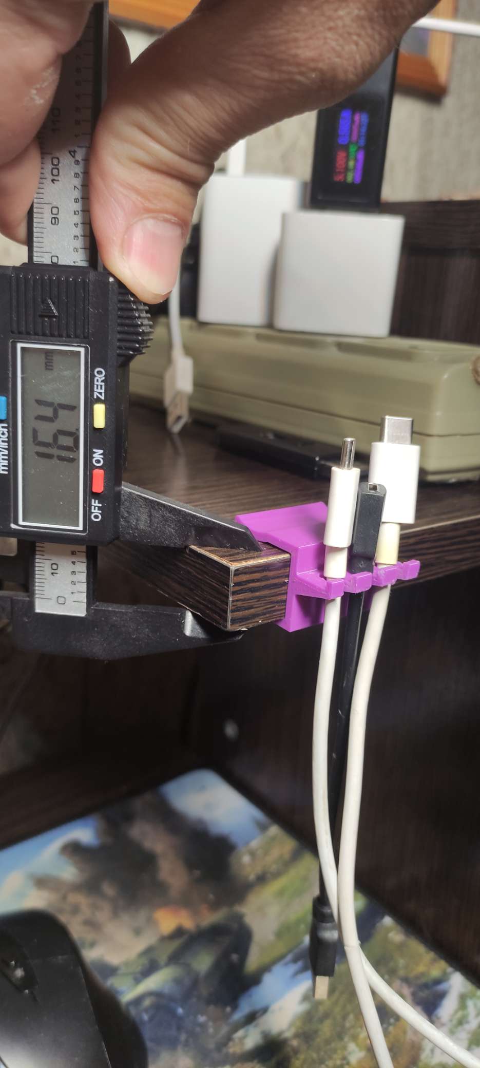 Держатель usb | 3D models download | Creality Cloud