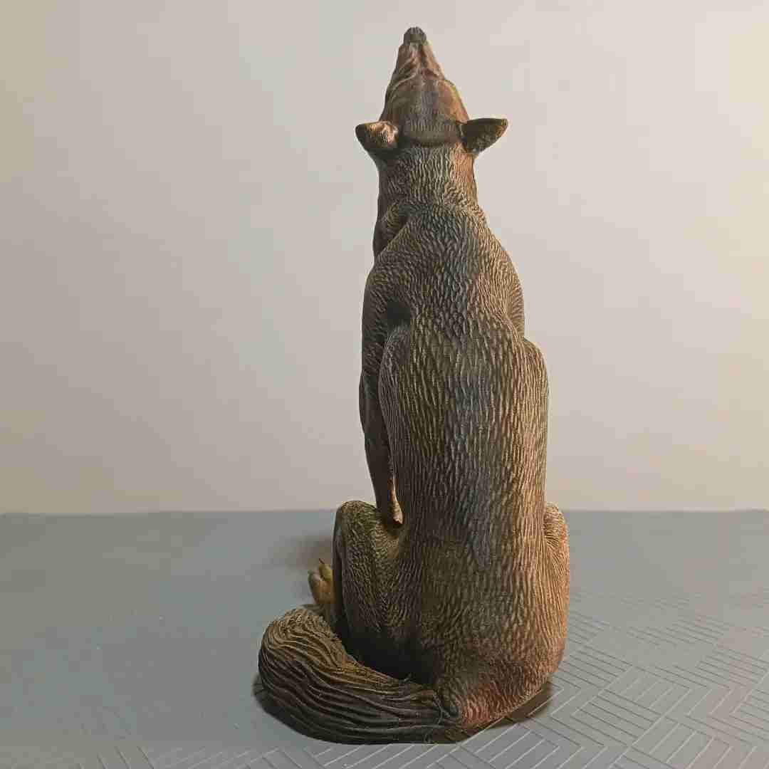WOLF HOWLING SITTING | 3D models download | Creality Cloud