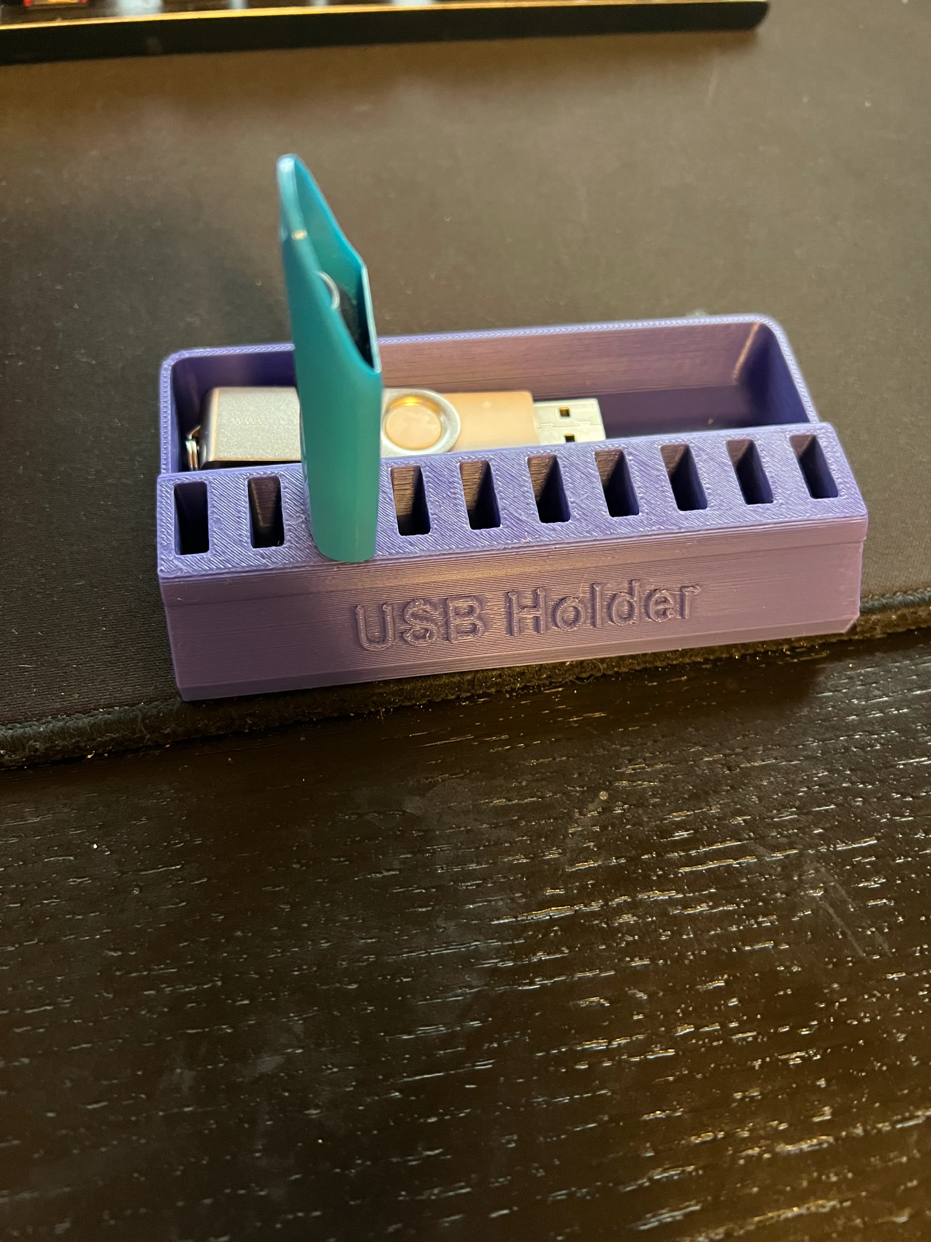 3D Printer Files | 3MF File | USB Holder with box at back | Creality Cloud